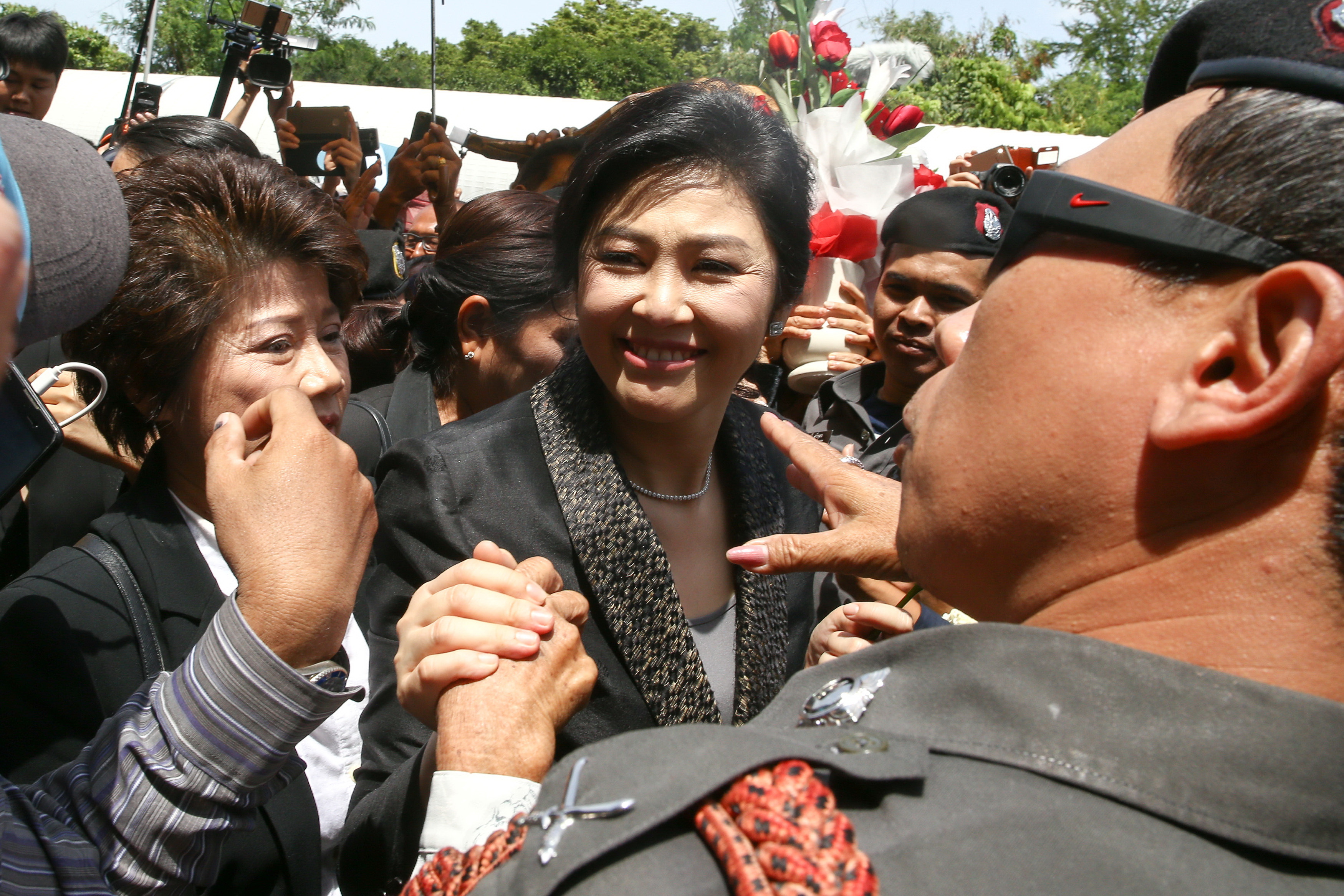 Cựu thủ tướng Yingluck đã đến London - Tuổi Trẻ Online