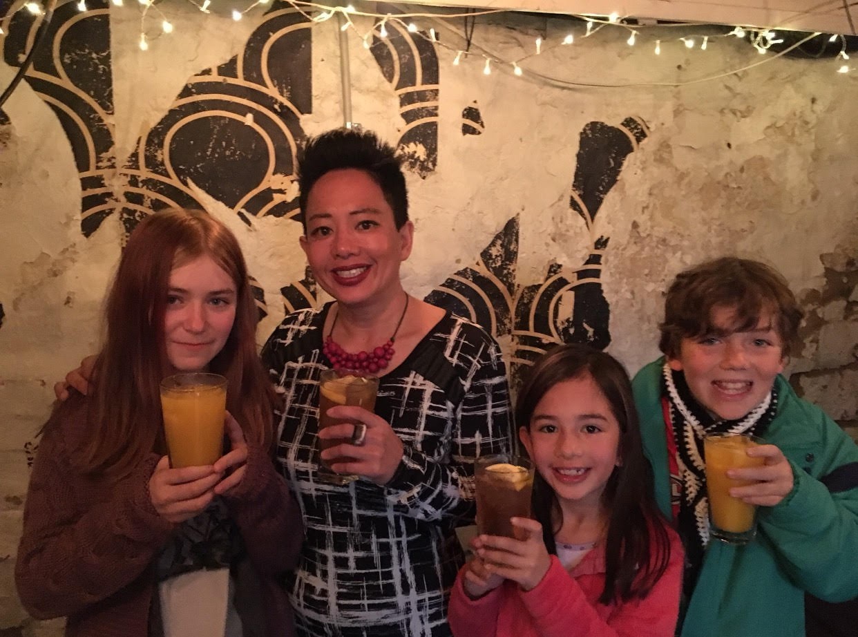 ‘Cội nguồn con ở đâu’: Cả đời con đợi gặp mẹ - Tuổi Trẻ Online