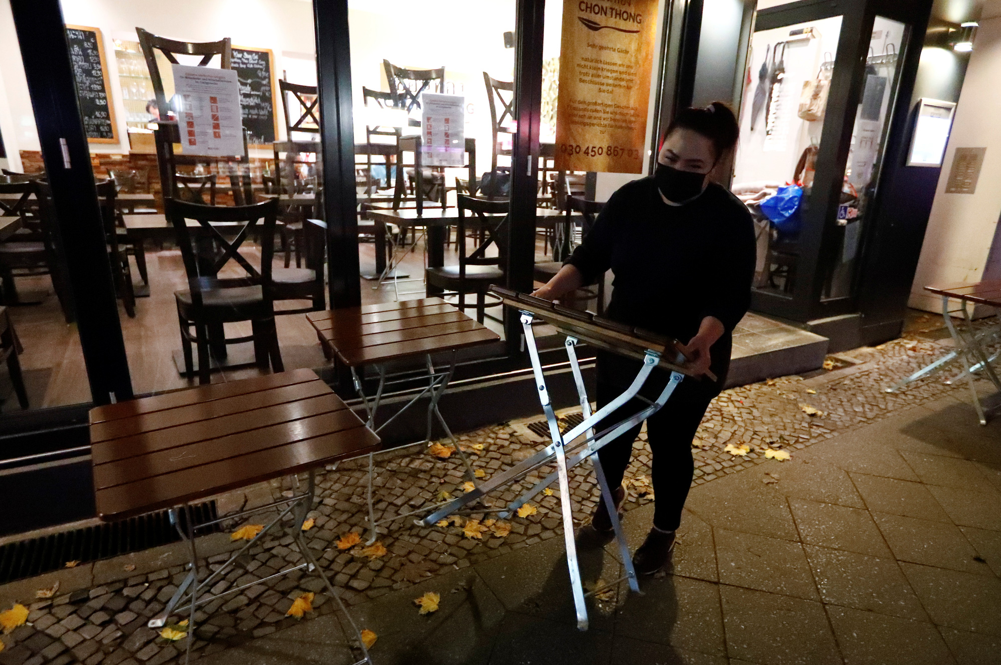 Thủ tướng Anh, Pháp xác nhận phong tỏa toàn quốc vì không còn đường ...