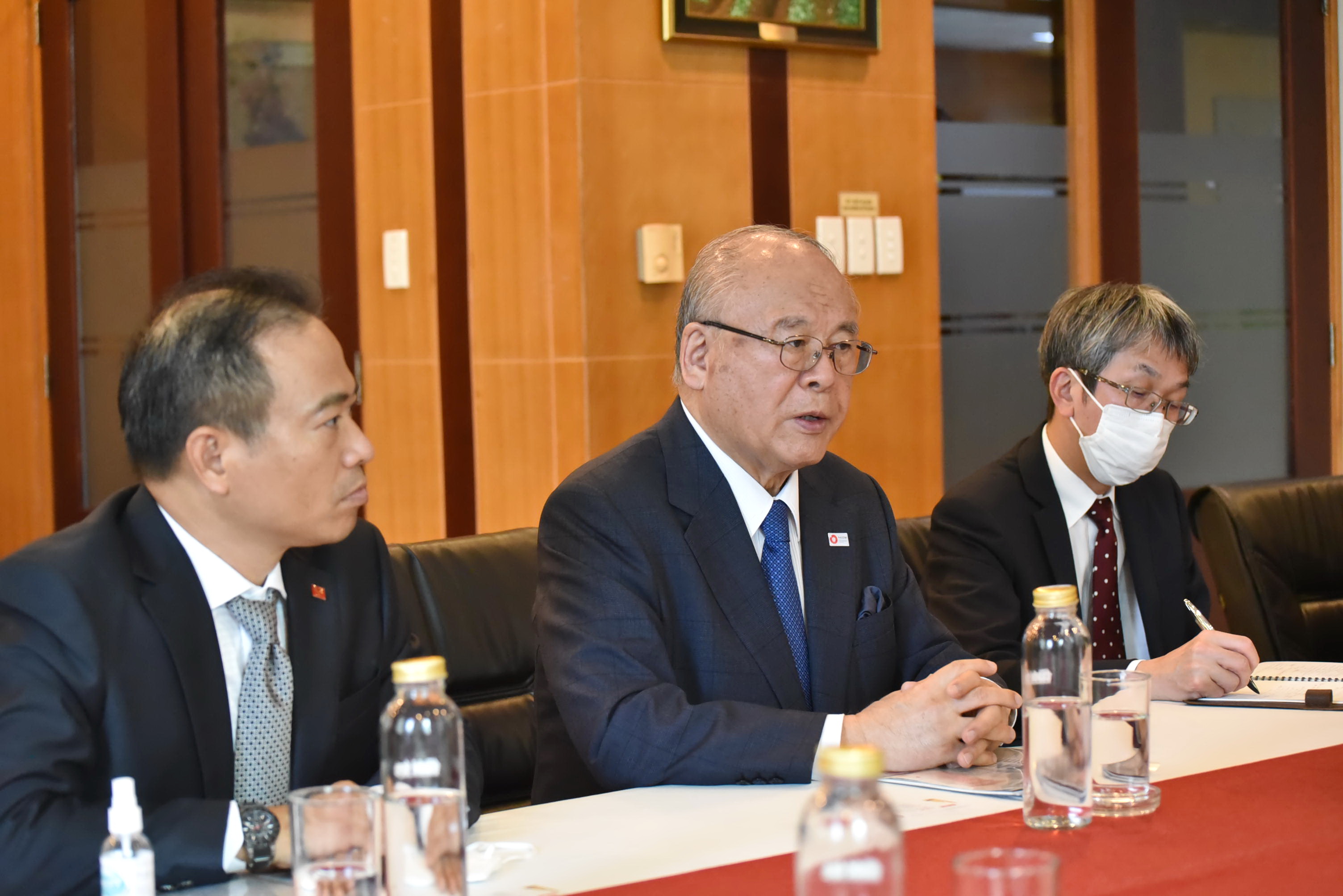 Cố vấn đặc biệt Liên minh Nghị sĩ hữu nghị Nhật - Việt thăm báo Tuổi ...