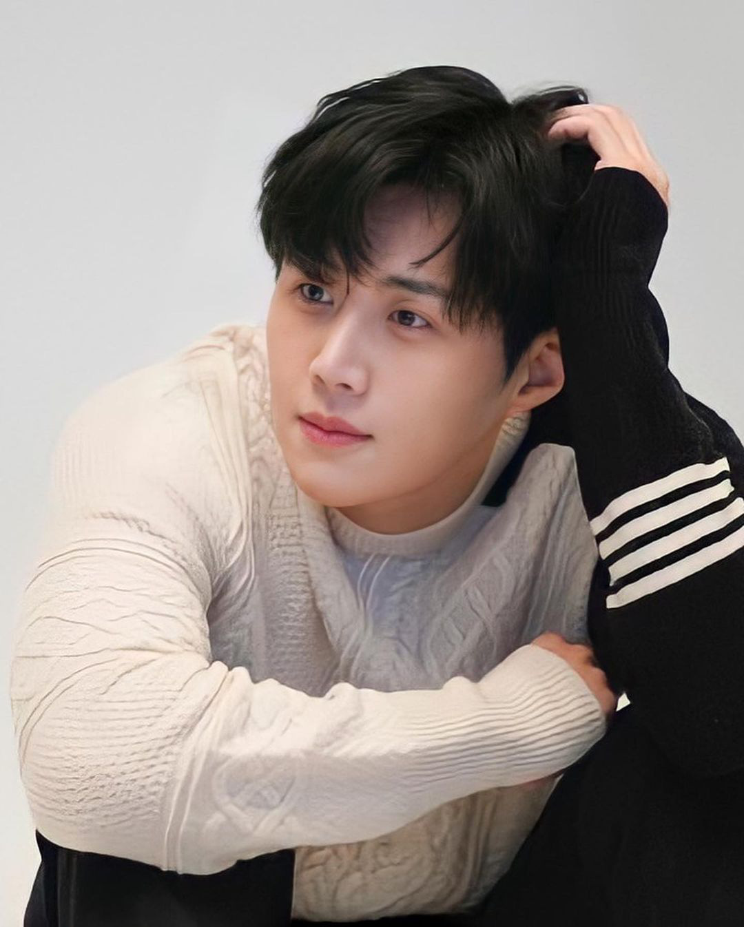 'Quý Công Tử' Kim Seon Ho trở lại mạnh mẽ sau scandal - Tuổi Trẻ Online