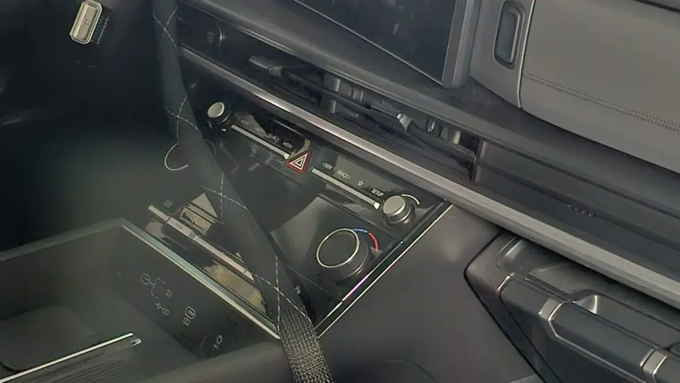 Hyundai Santa Fe mới thêm ảnh thực tế mới và chi tiết nội thất - Tuổi ...
