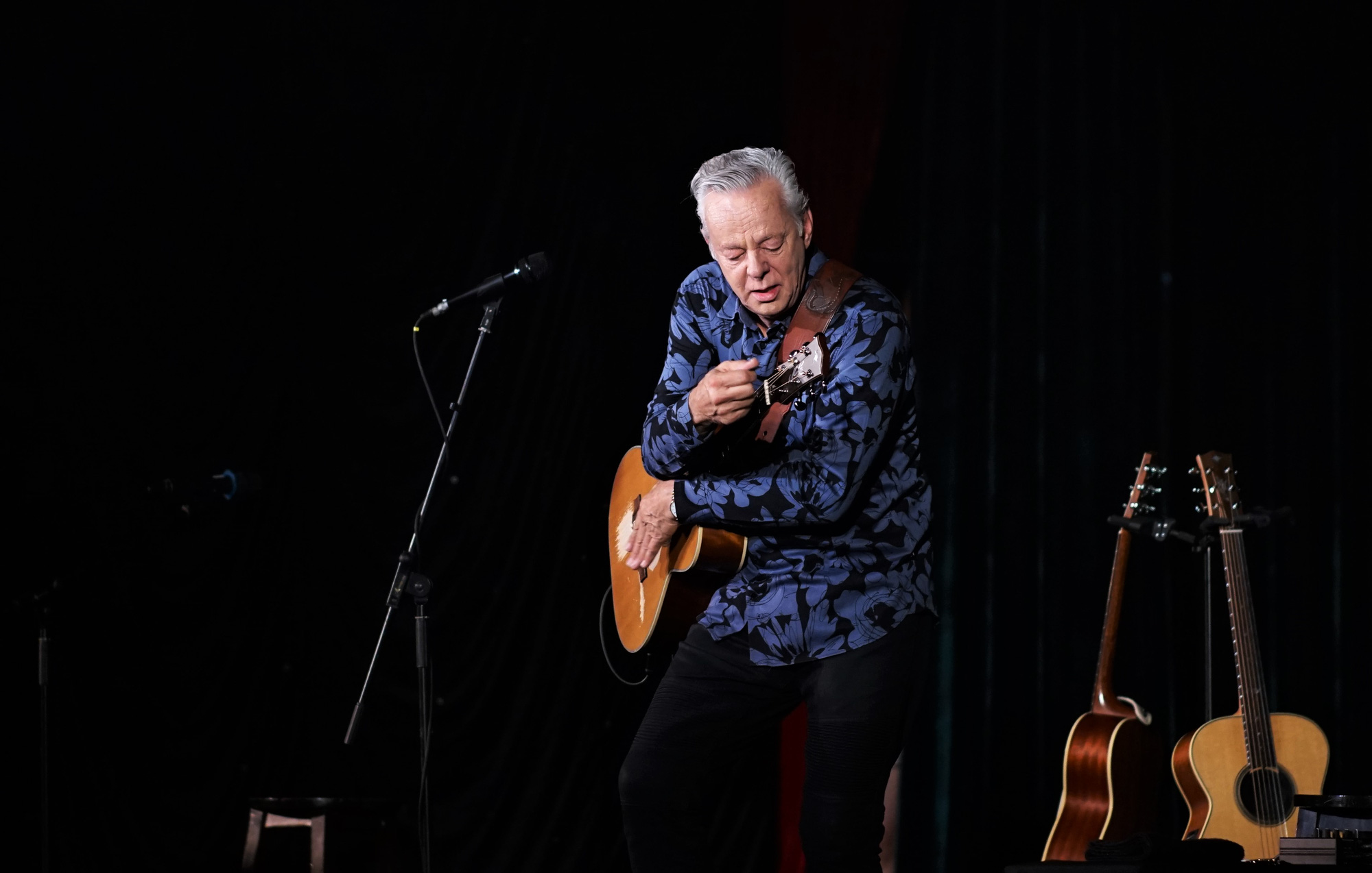 Huyền thoại Tommy Emmanuel và câu chuyện diễn live - Tuổi Trẻ Online
