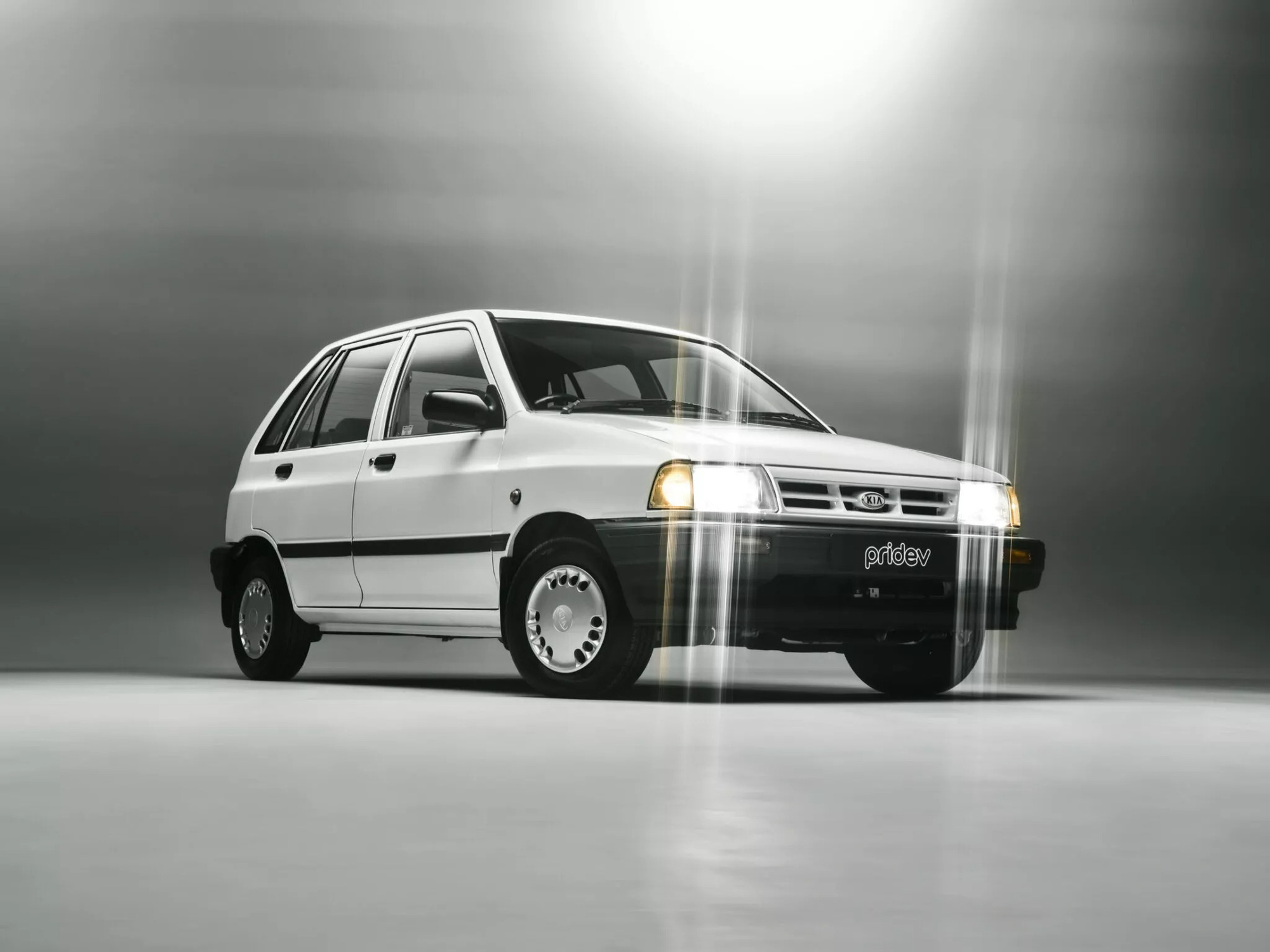 Mừng sinh nhật 80 tuổi, Kia đưa 'niềm tự hào' Pride trở lại một cách không ngờ - Tuổi Trẻ Online