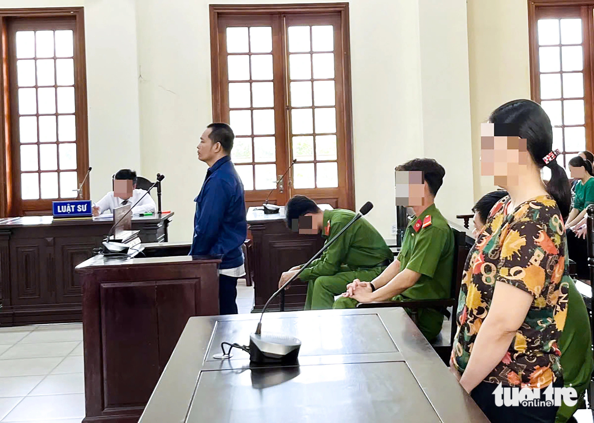 Mất con vì cha ghen tuông mù quáng - Tuổi Trẻ Online