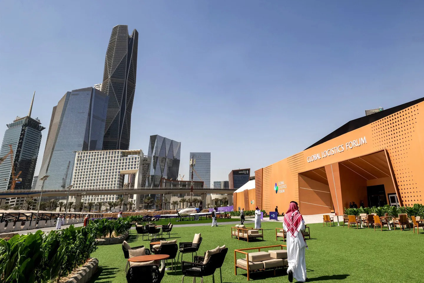Tập đoàn Trump xây thêm 2 bất động sản cao cấp tại Saudi Arabia - Tuổi ...