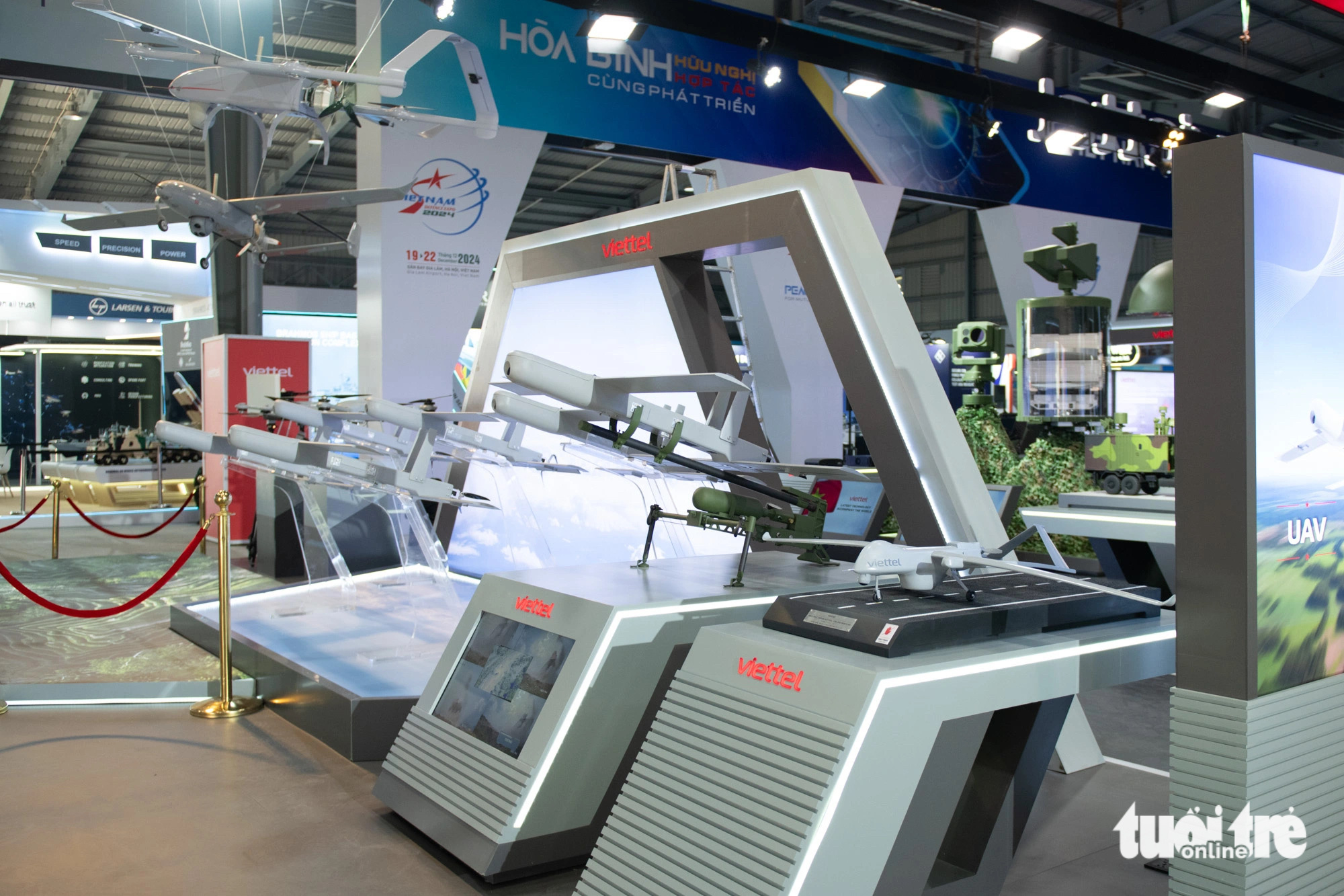 Việt Nam trình làng UAV bay xa 1.000km, mang được vũ khí tấn công chính ...