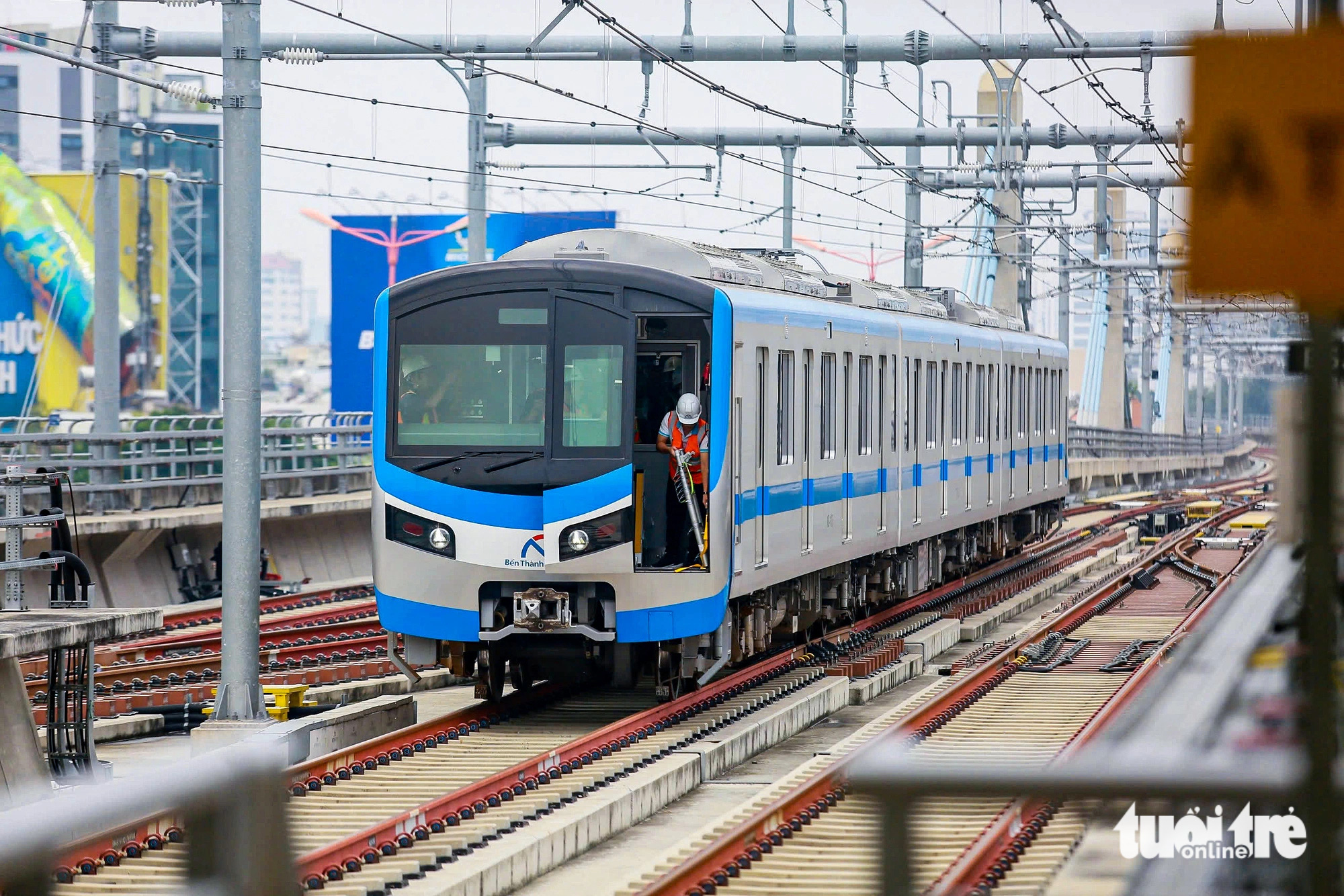 Từ 10h ngày 22-12, tất cả các ga metro chính thức mở cửa đón khách ...