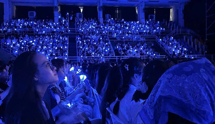 Sang tận nước ngoài để 'đu idol', phí tiền hay không? - Tuổi Trẻ Online