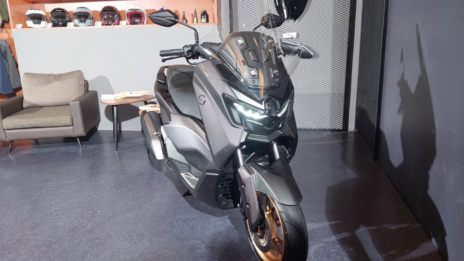 Yamaha Nmax Turbo ra mắt: 'Đàn anh' của LEXi 155, công suất cũ nhưng ...