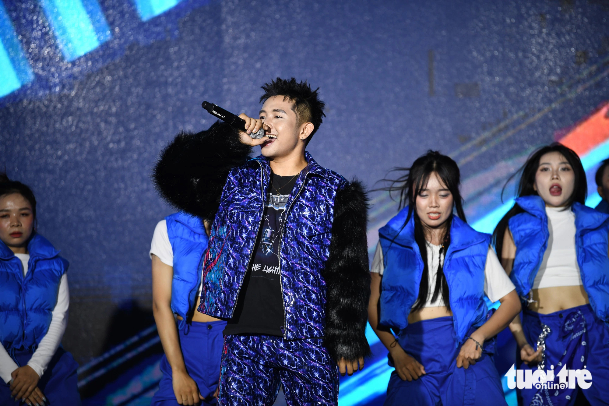 Rapper Ricky Star: Là nghệ sĩ chứ không có một ngàn nào trong người ...