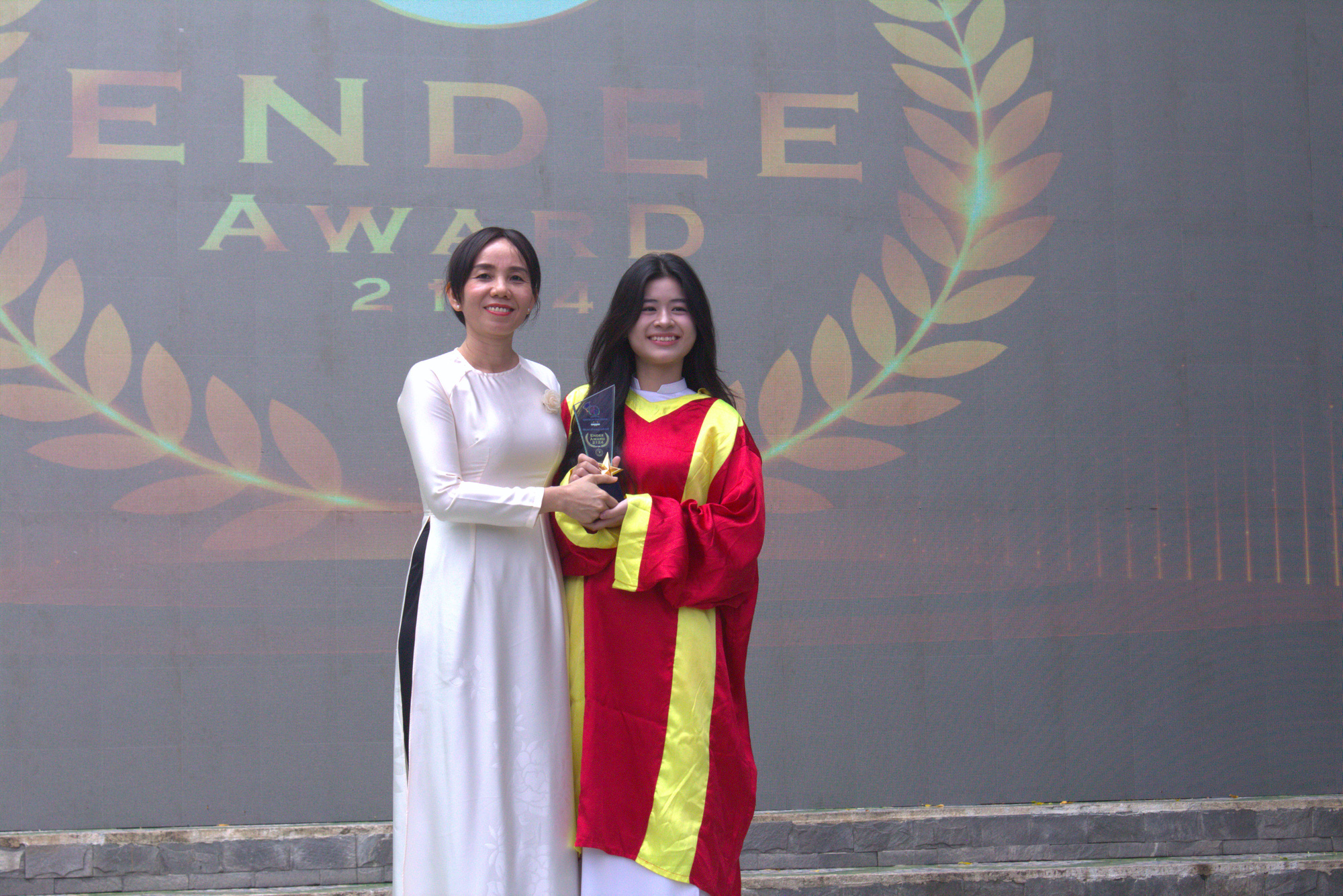 Lộ diện 12 chủ nhân Endee Award - giải thưởng độc lạ của Trường THPT ...