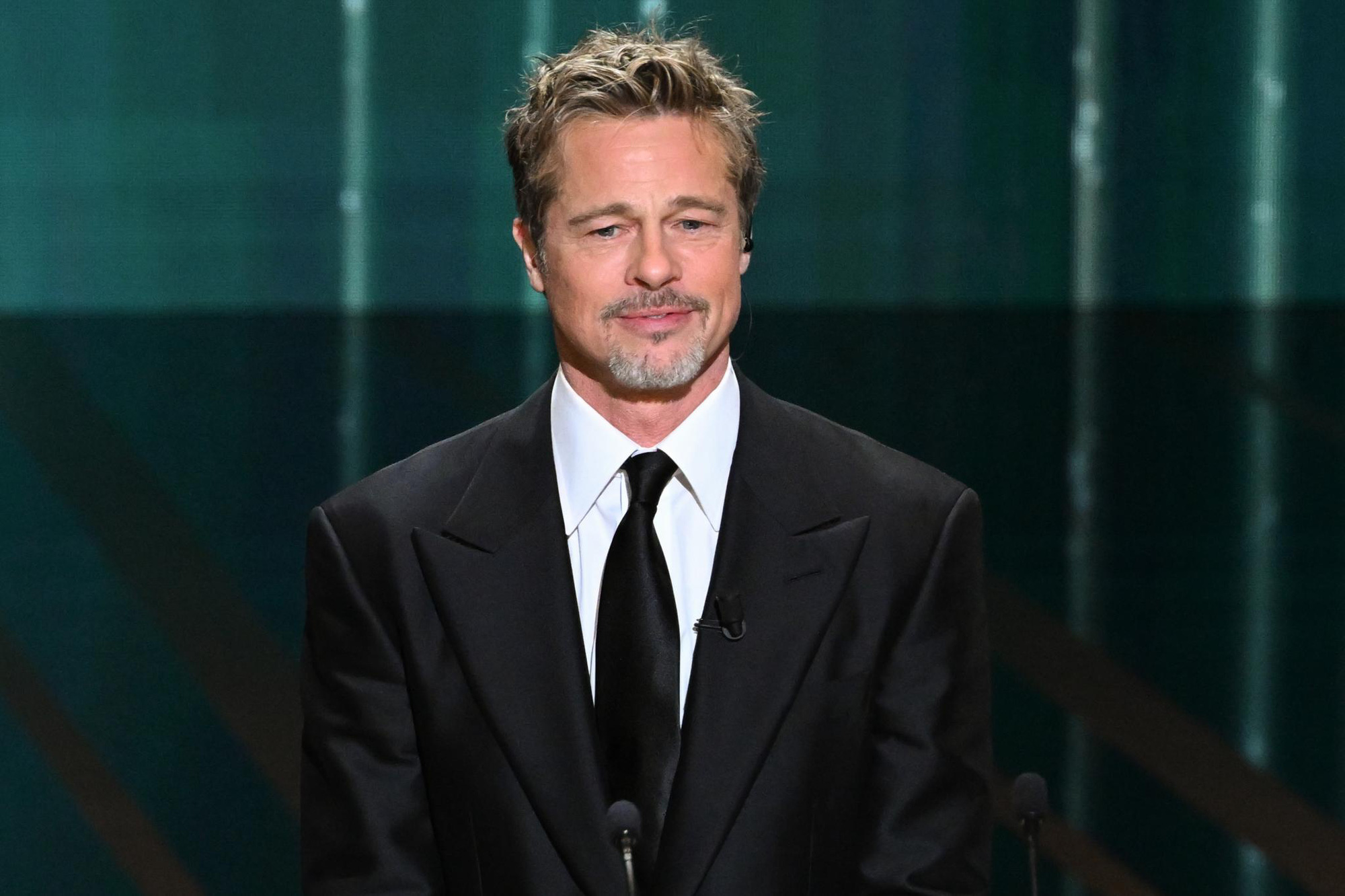 Mạo danh... Brad Pitt, nhắn tin lừa 325.000 euro từ 2 phụ nữ mê sao ...