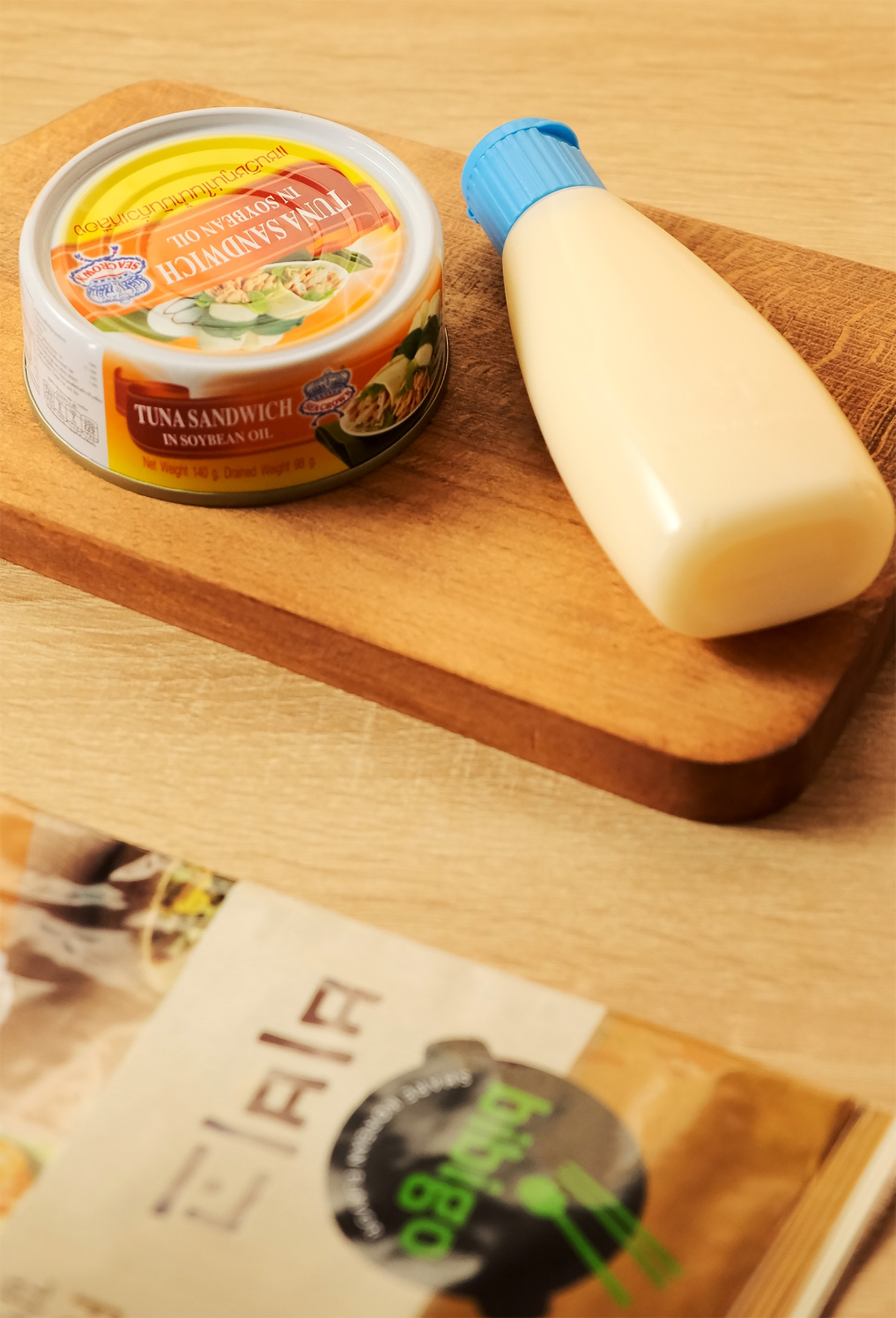 Cơm nắm cá ngừ mayonnaise cho ngày hè bận rộn