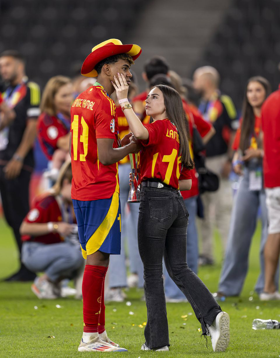 4 điều thú vị về Alex Padilla, bạn gái Lamine Yamal