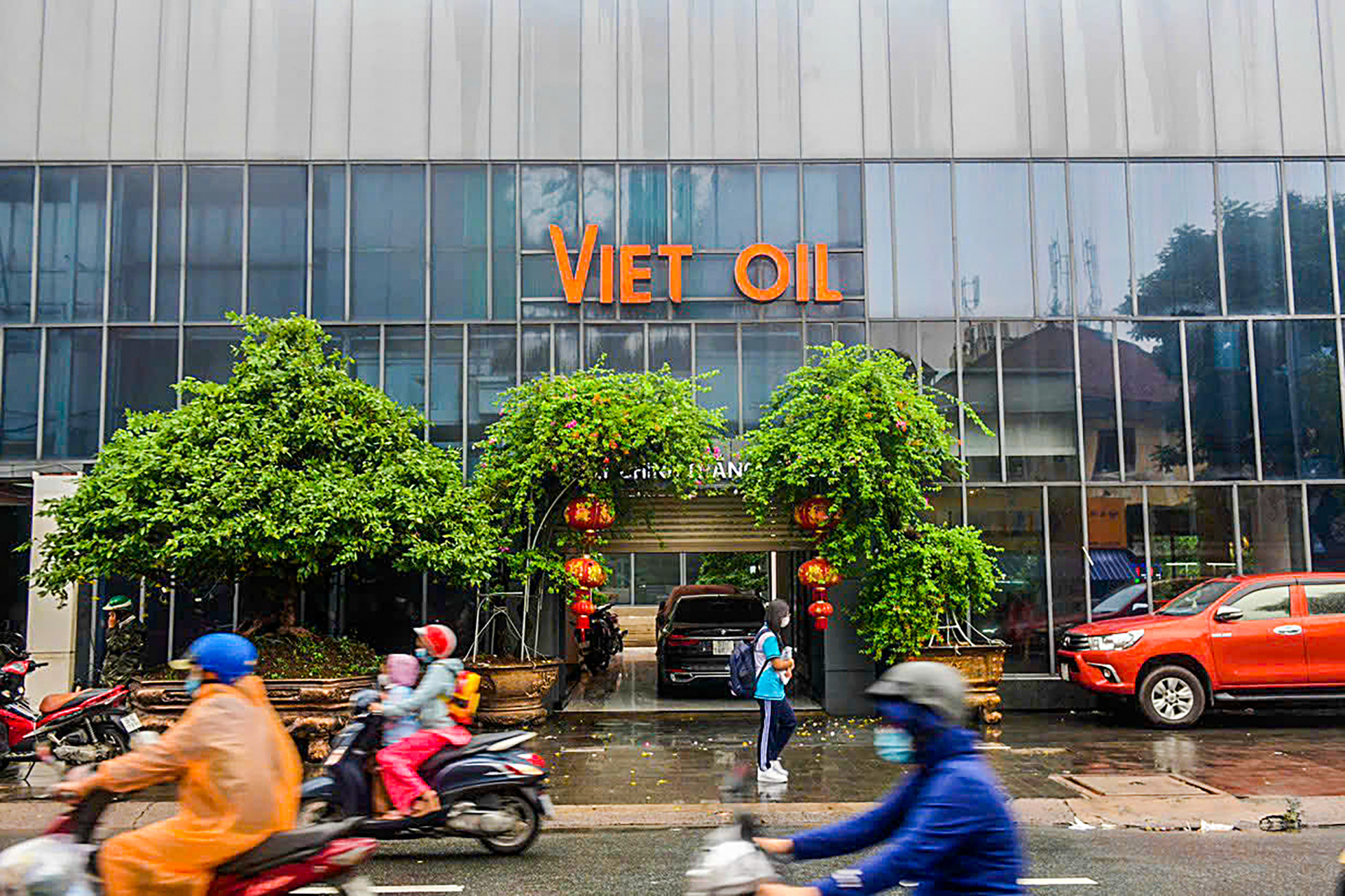 Nhân viên Xuyên Việt Oil 'rút bớt' 50.000 USD bỏ túi khi sếp giao đi ...