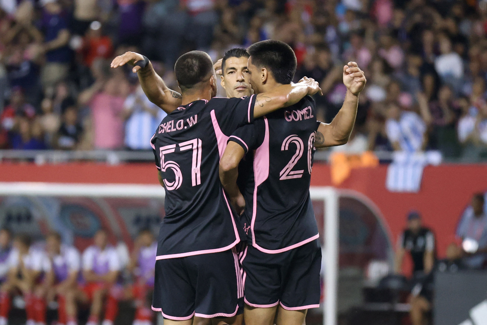 Suarez tỏa sáng, Inter Miami xây chắc ngôi đầu MLS dù vắng Messi - Tuổi ...