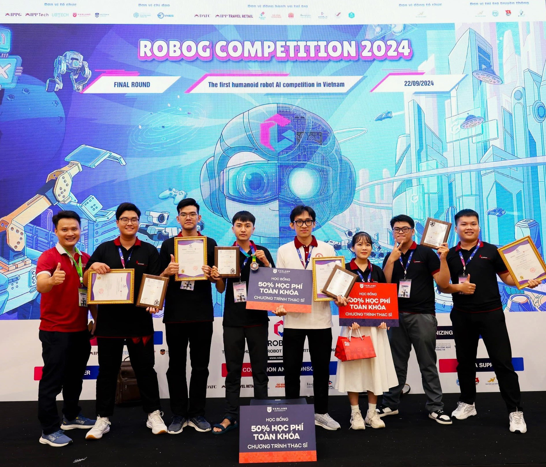 Sinh viên ĐH Duy Tân vào Chung kết thế giới ROBOG 2-2025 tại Trung Quốc ...