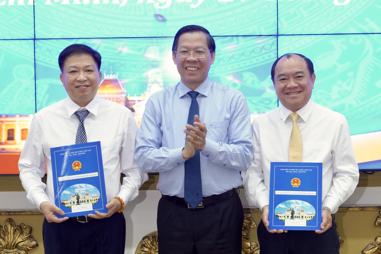 Ông Võ Thành Khả làm chủ tịch quận 8, ông Nguyễn Trung Anh làm chủ tịch quận Bình Tân - Tuổi Trẻ ...