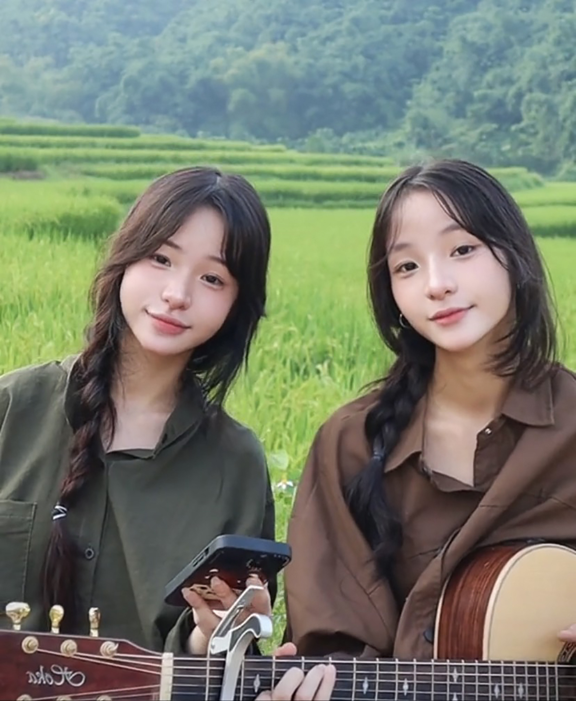 Double Chou: hai chị em sinh đôi cùng xây kênh TikTok hàng triệu view