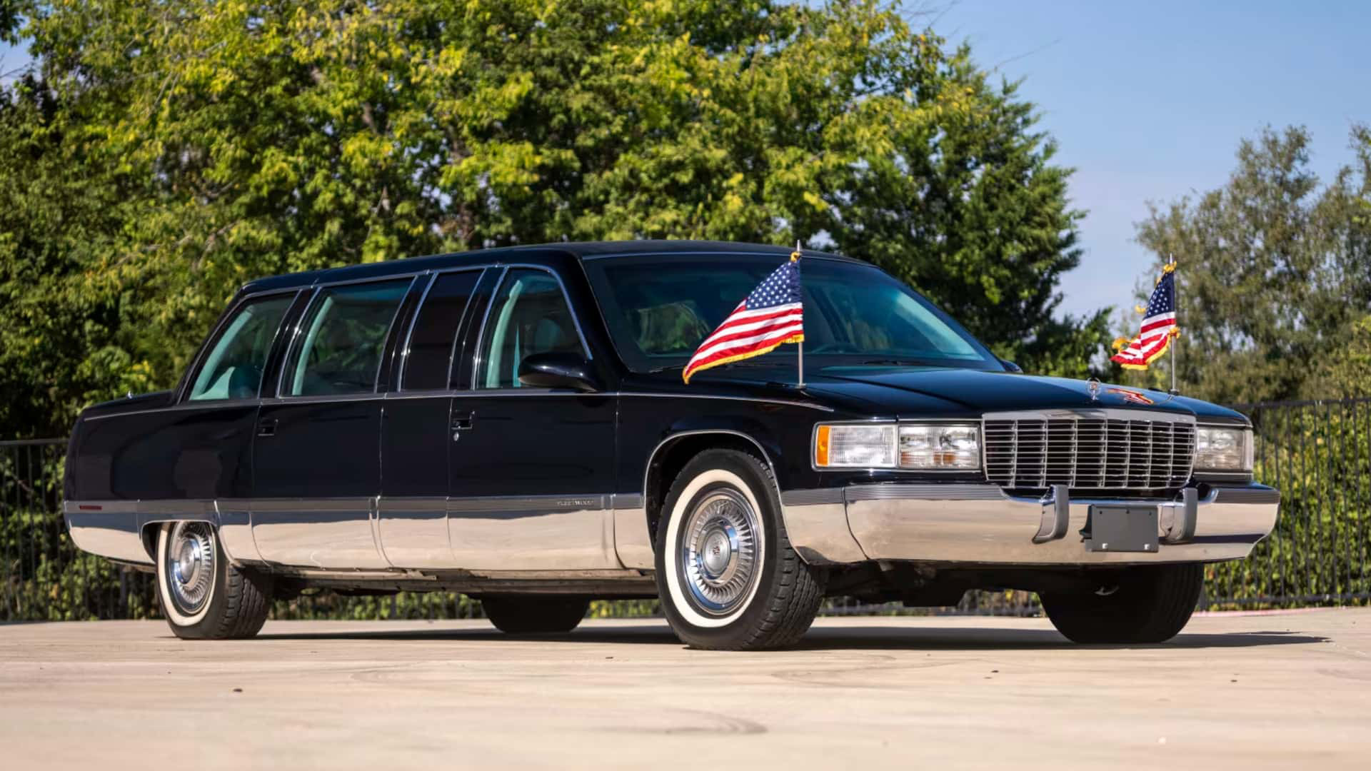 Đấu giá chiếc limousine từ năm 1996, từng được tổng thống Mỹ Bill ...