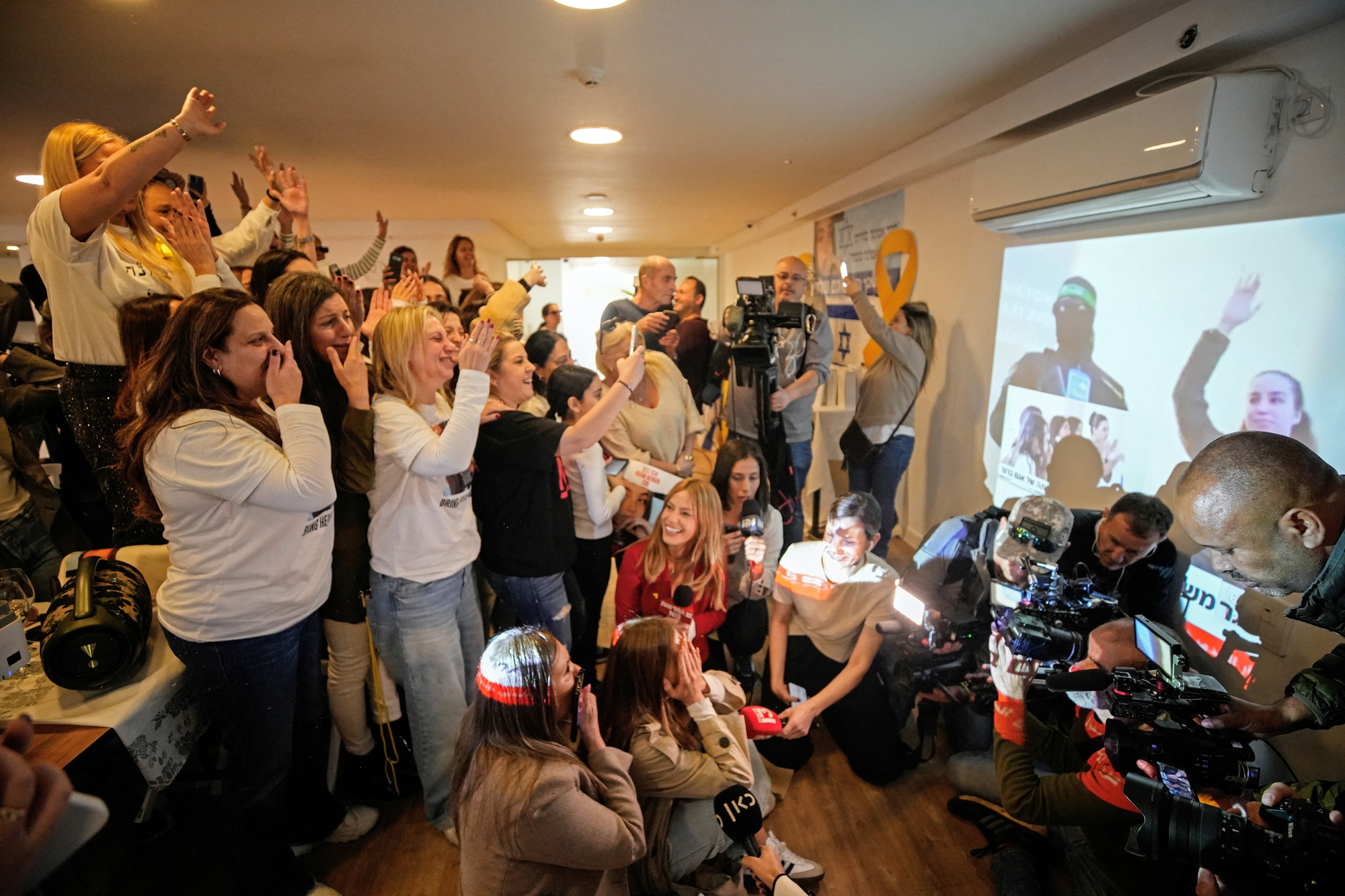 3 con tin Israel đổi lấy 110 tù nhân Palestine - Tuổi Trẻ Online