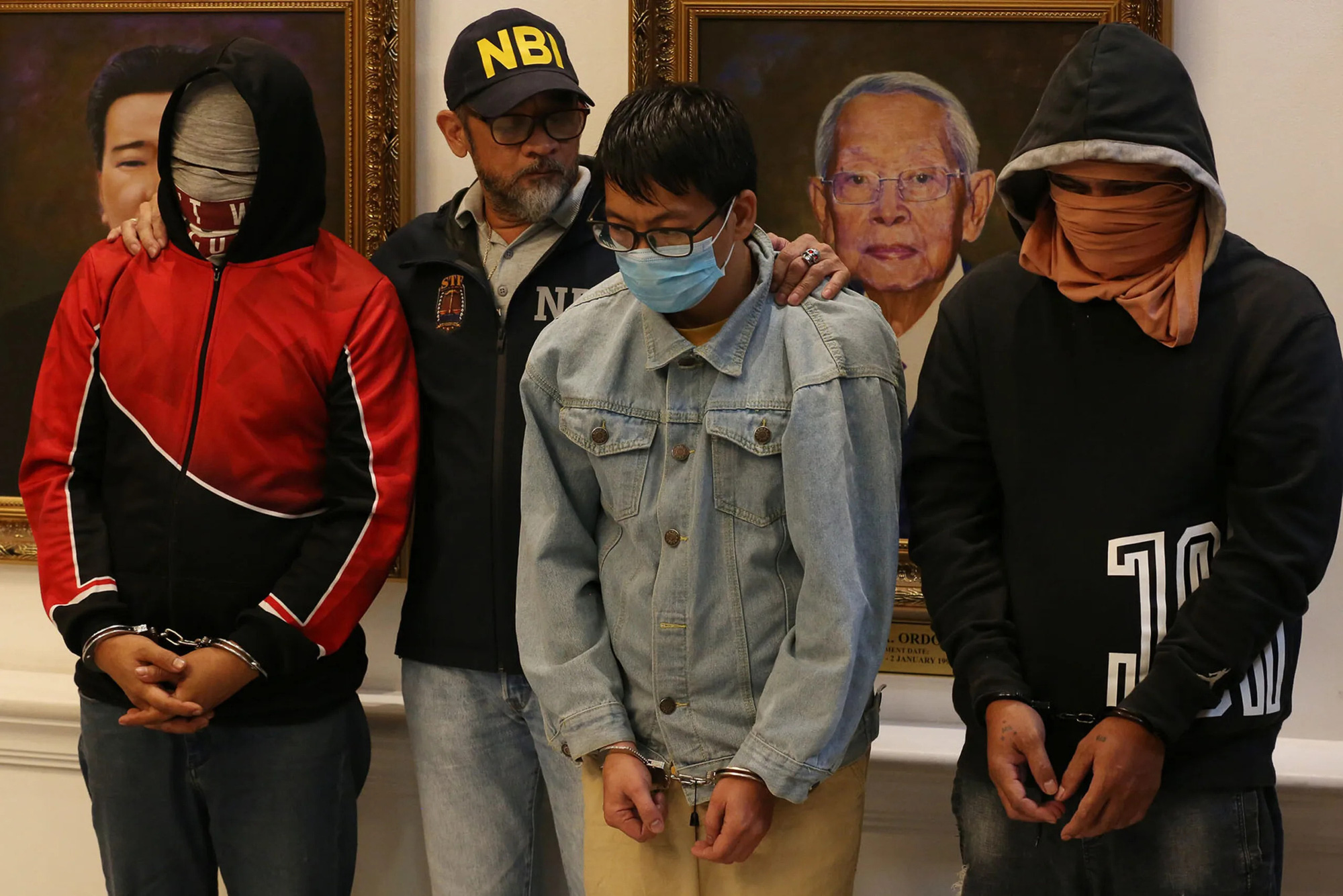 Philippines lại bắt thêm nhiều người Trung Quốc nghi làm gián điệp - Tuổi Trẻ Online