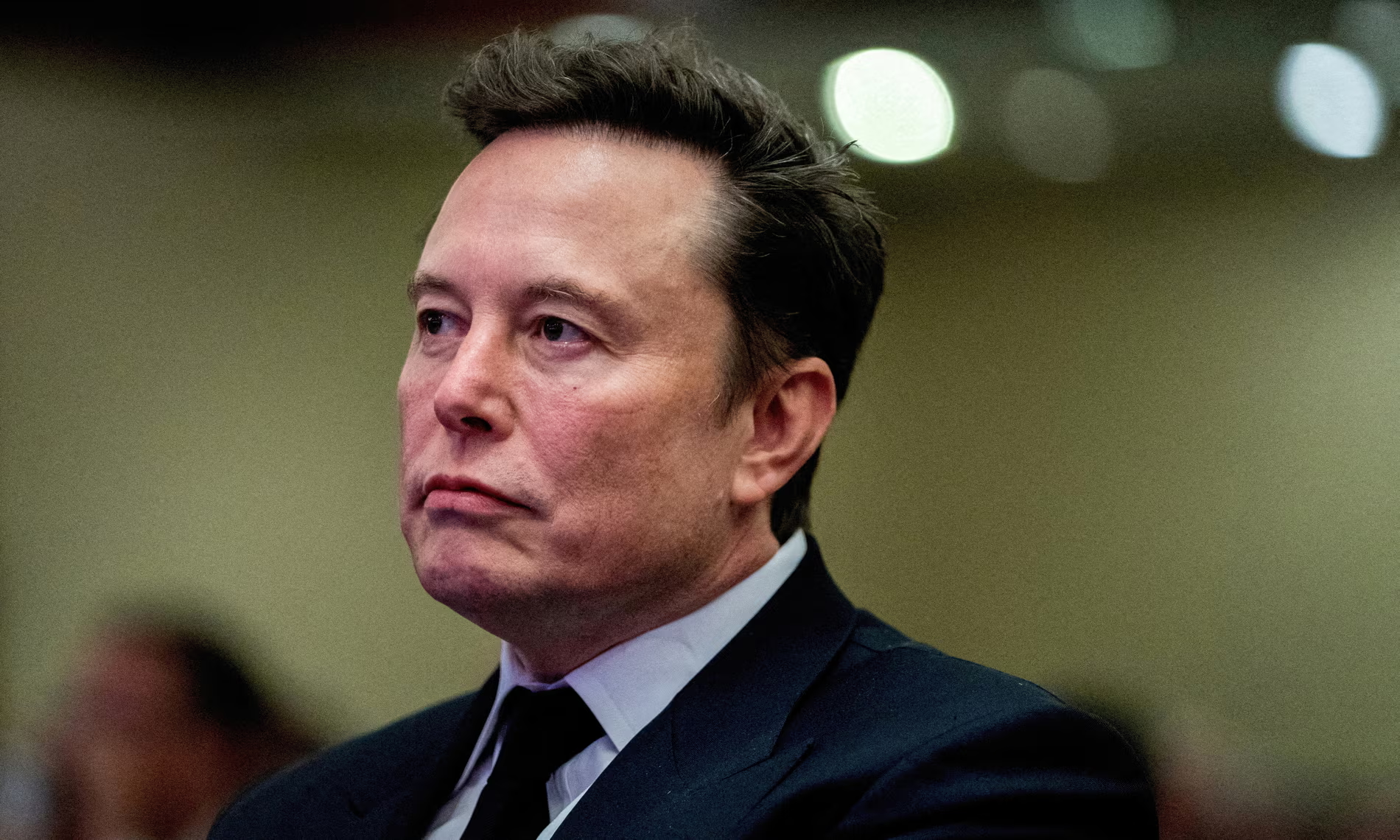 Lý do tỉ phú Musk dồn dập công kích Thủ tướng Anh Starmer - Tuổi Trẻ Online