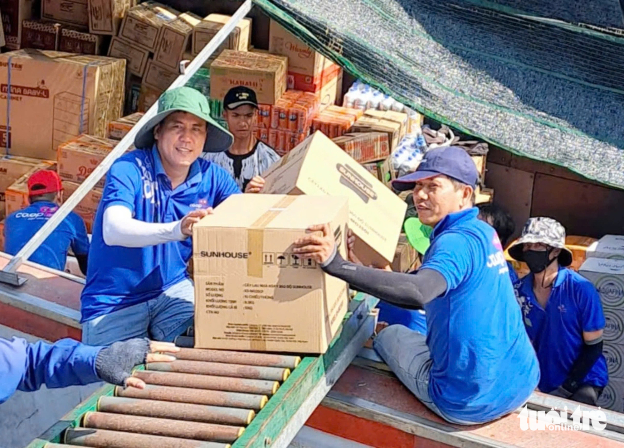 150 tấn hàng hóa bình ổn giá phục vụ dân xã đảo Kiên Giang đón Tết ...