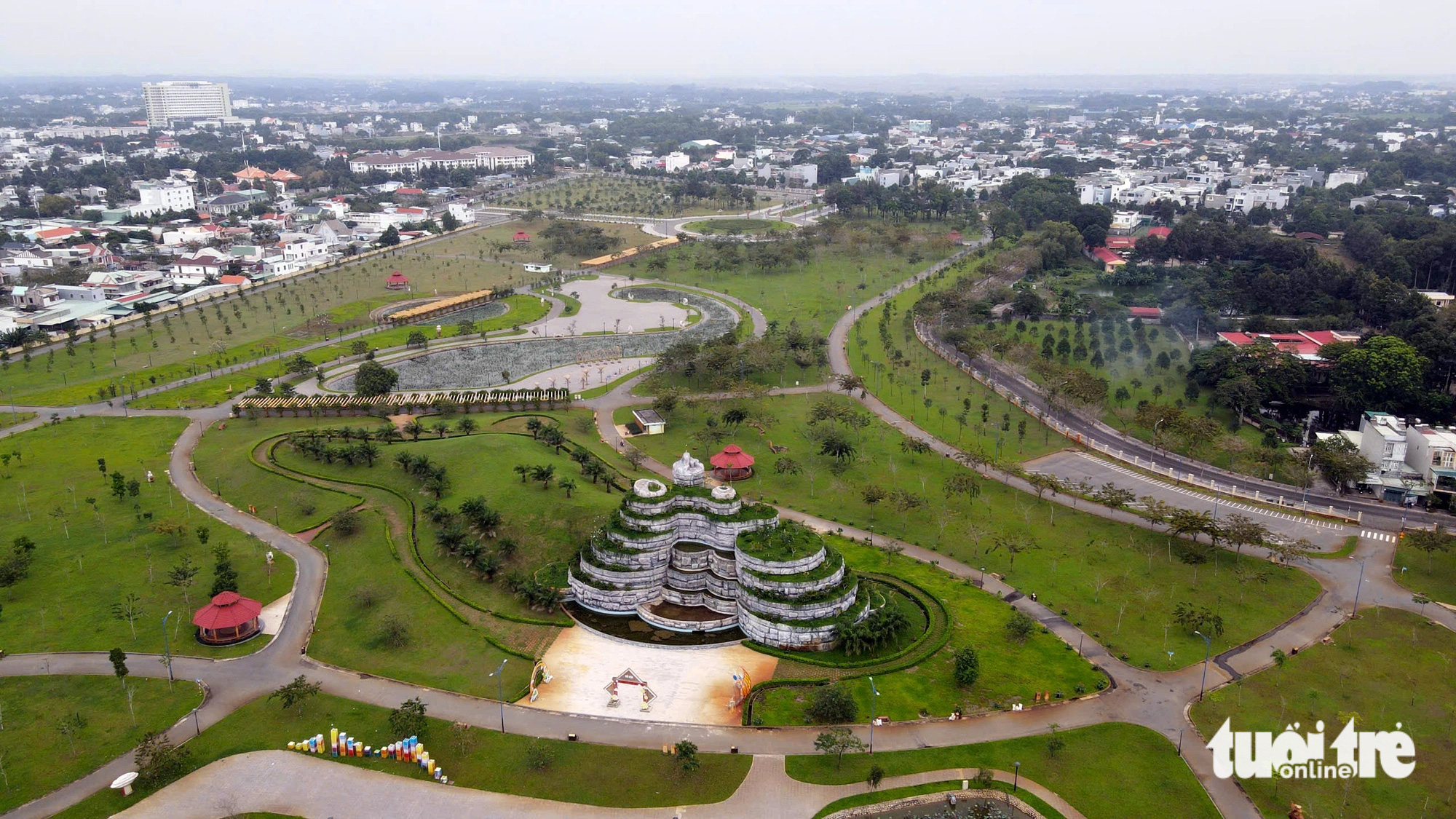 Cưỡng chế mảnh đất ‘da beo’ trong công viên 700 tỉ ở Bà Rịa - Tuổi Trẻ ...