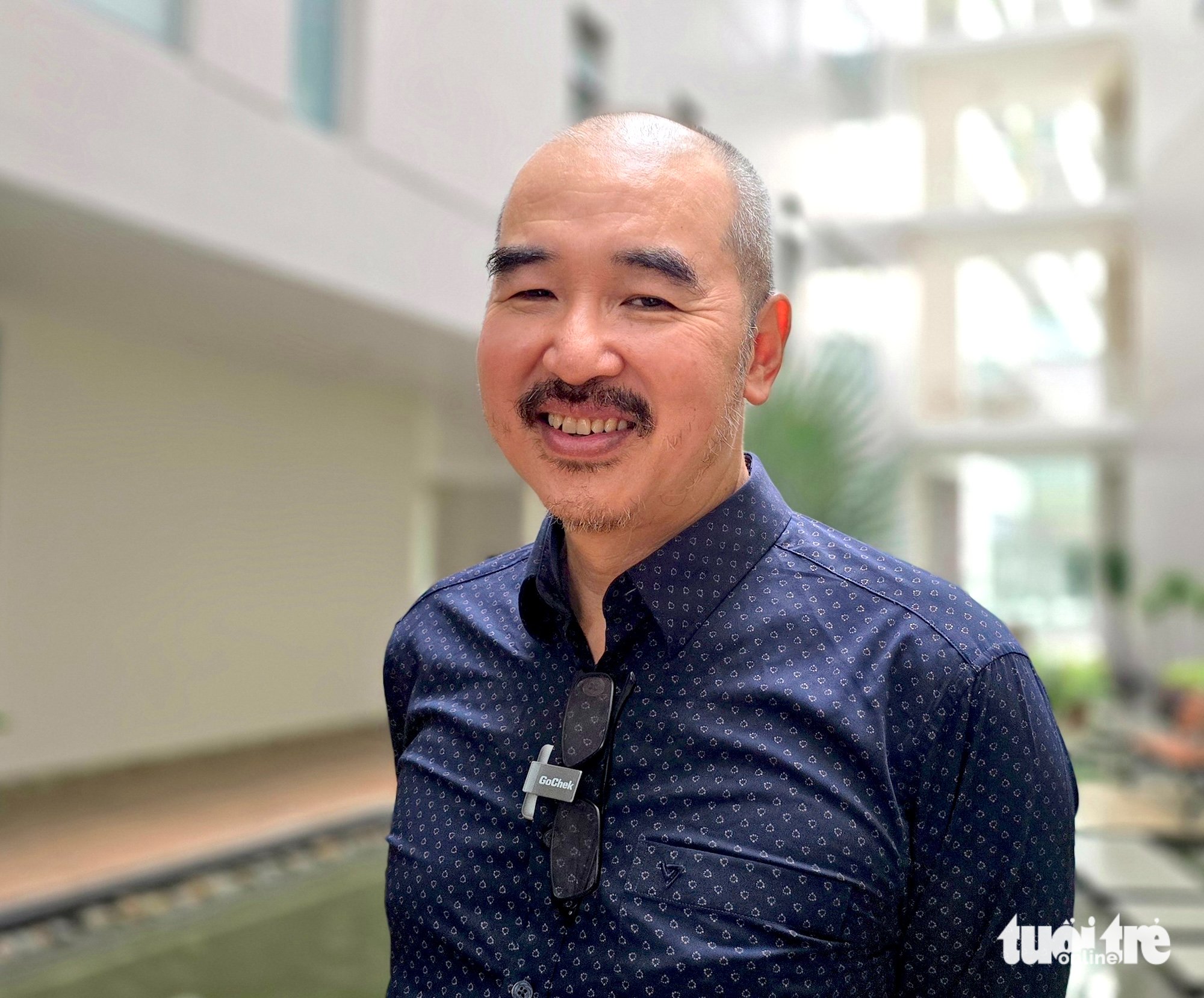 Đạo diễn Bùi Thạc Chuyên nhận bằng khen của TP.HCM với phim Địa đạo ...