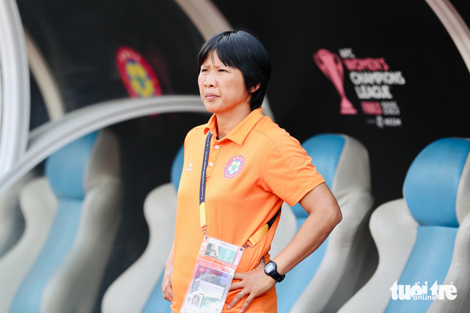 Doan Thi Kim Chi, la mejor entrenadora de la historia del fútbol ...