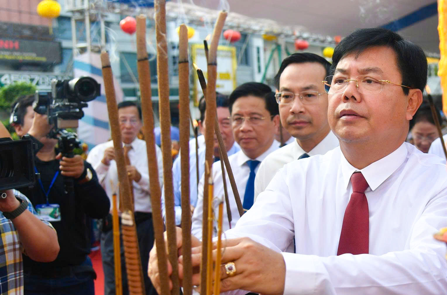 Dâng hương tưởng nhớ Anh hùng dân tộc Nguyễn Trung Trực - Tuổi Trẻ Online