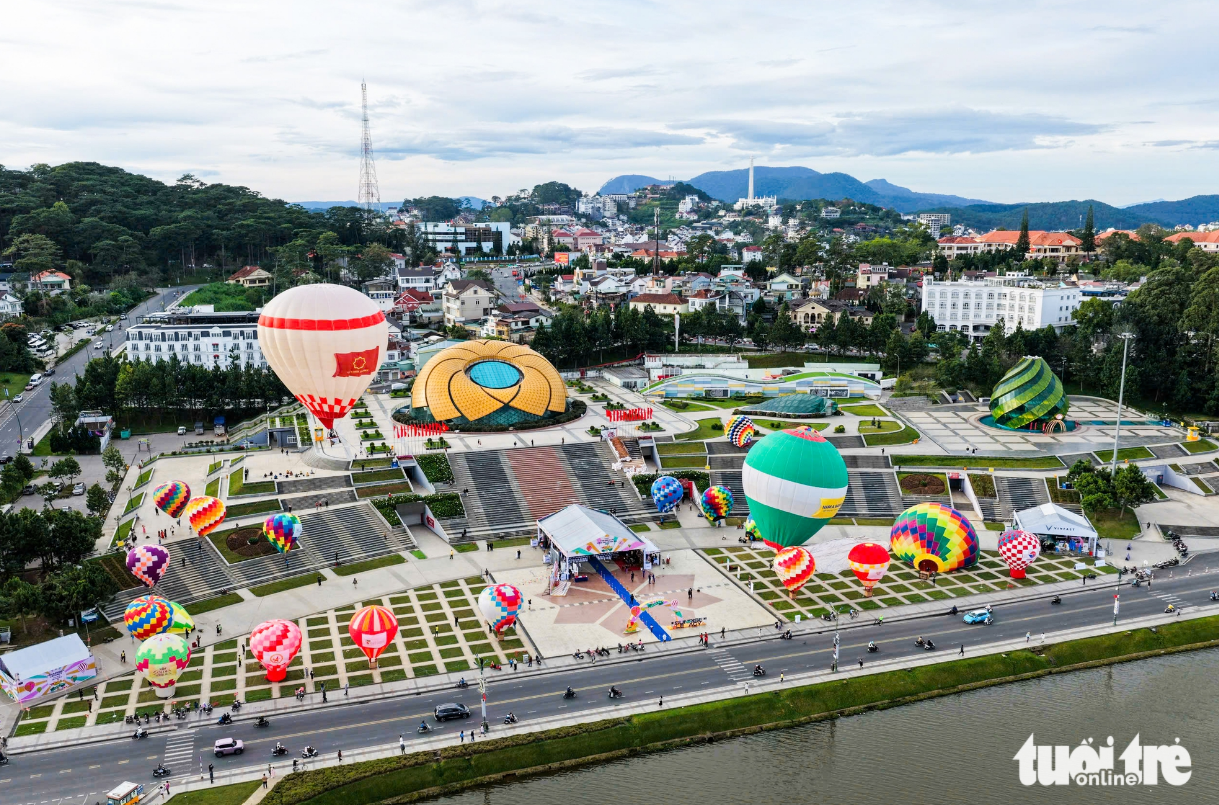 Colorful hot-air balloons light up Xuan Huong Lake in Vietnam’s Lam Dong