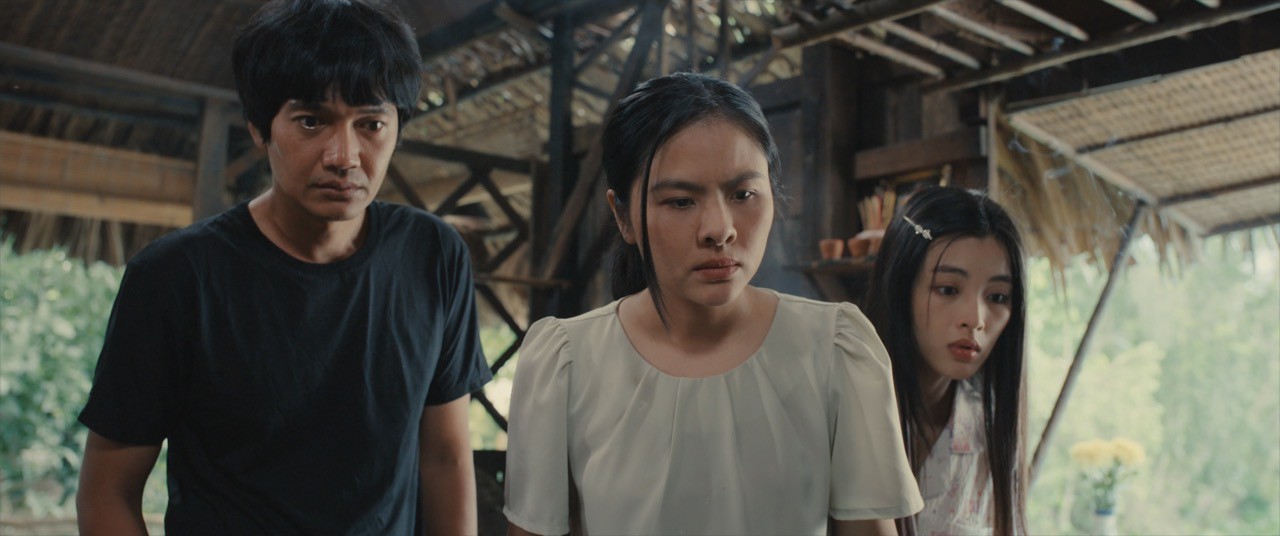 Nhà ma xó ra rạp; Hải Nữ Cầm, Hậu Hoàng, Đông Nhi, Ánh Viên đến Running ...