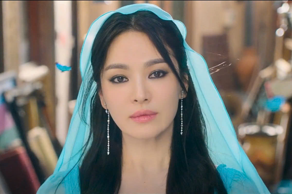 Song Hye Kyo hóa người yêu cũ Kim Woo Bin trong Thần Đèn ơi, ước đi ...