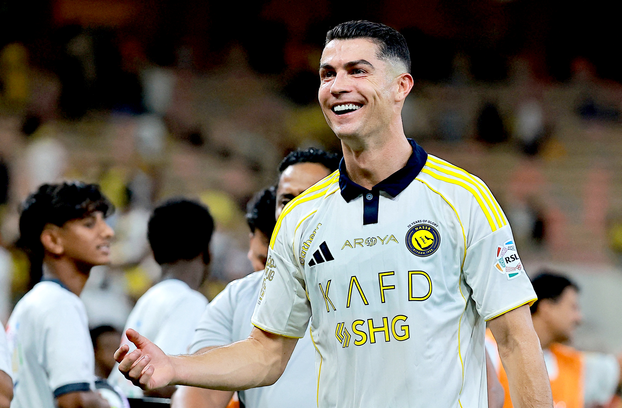 크리스티아누 호날두, 10억 달러 재산을 소유한 첫 번째 선수가 되다