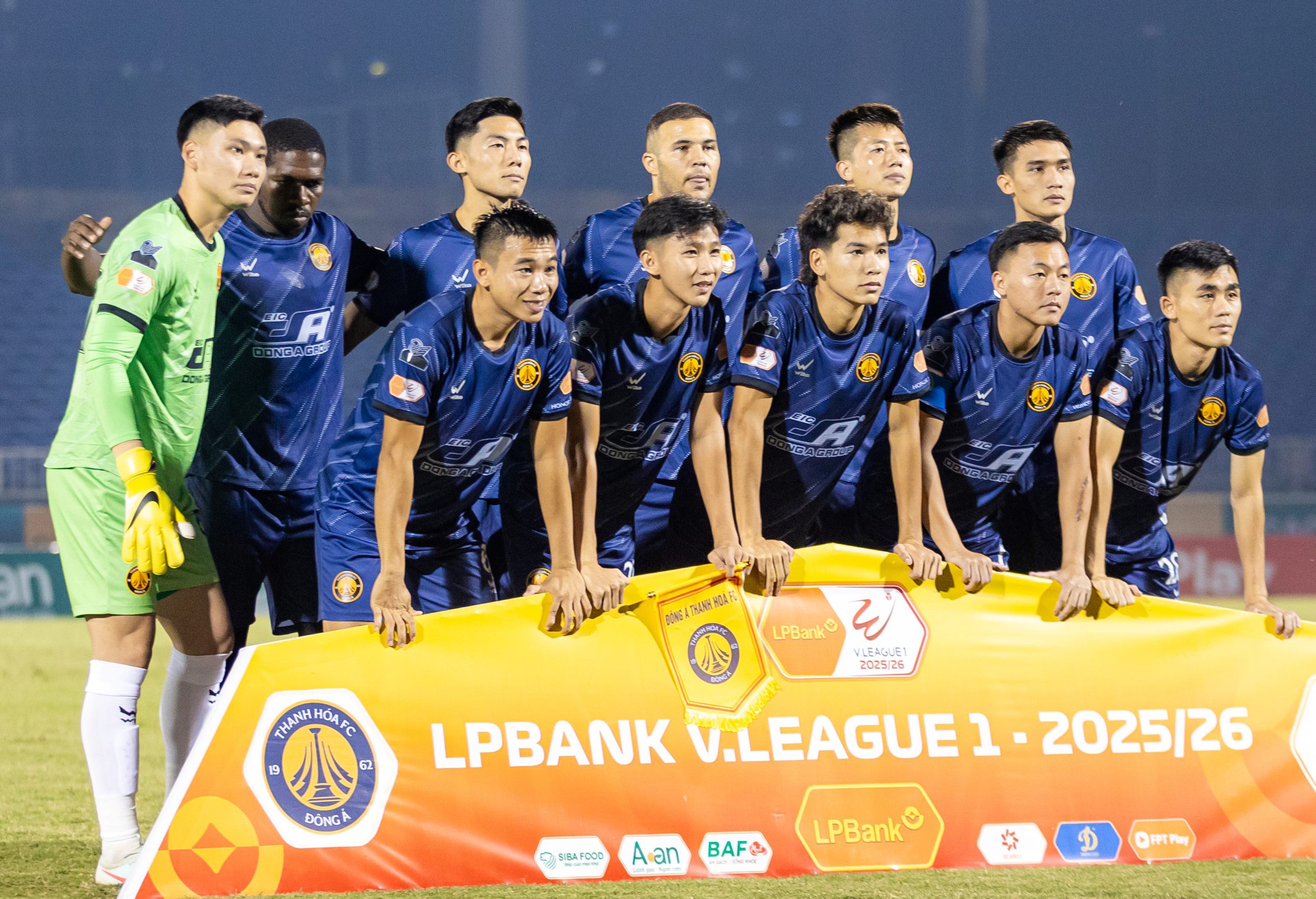 CLB Thanh Hóa lần thứ 2 bị FIFA cấm đăng ký cầu thủ mới - Tuổi Trẻ Online