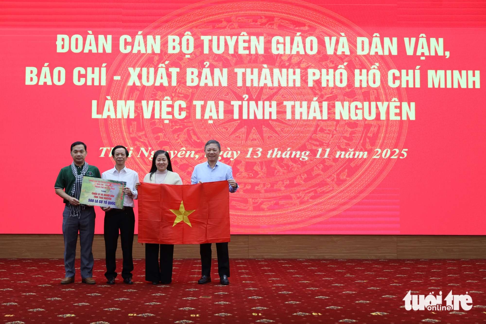 Đoàn tuyên giáo, báo chí TP.HCM thăm và tặng quà hộ dân bị ảnh hưởng ...