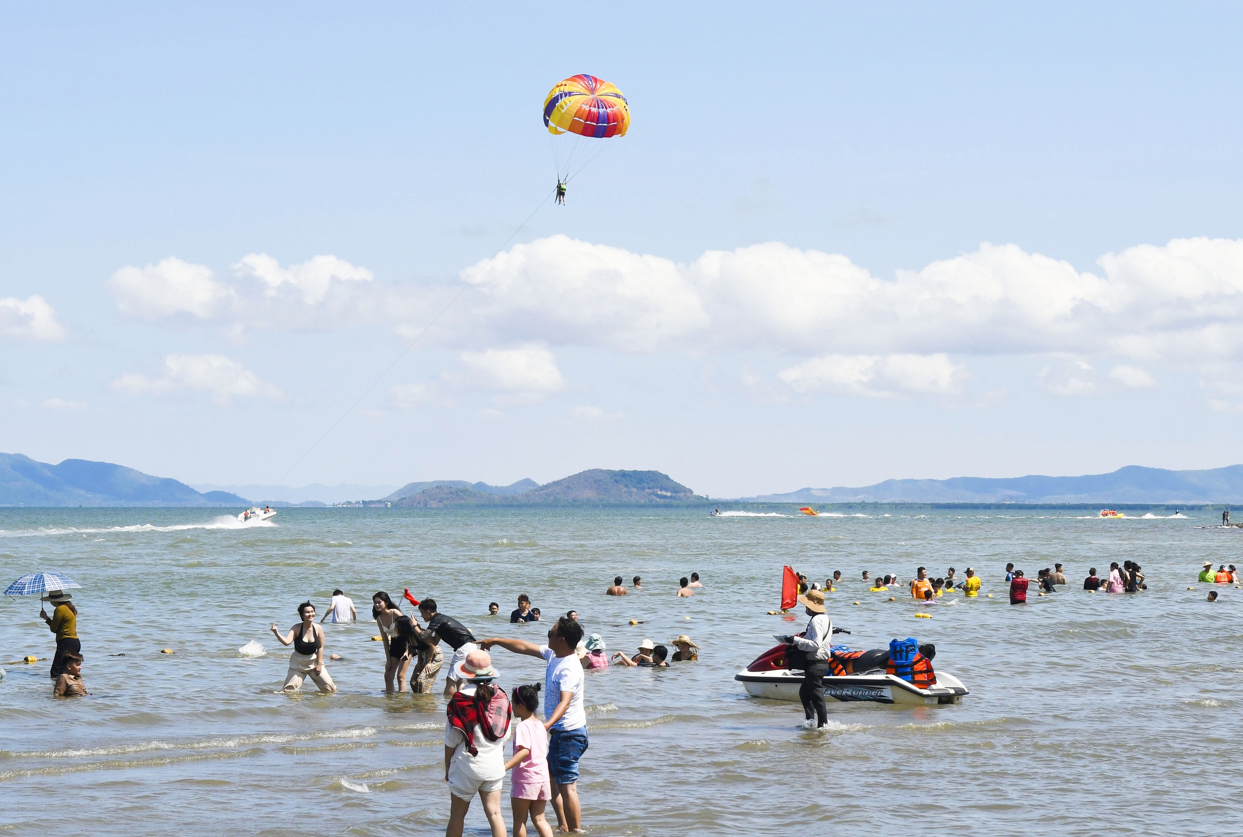 Lễ hội truyền thống kỷ niệm ngày mất con gái ông Mạc Thiên Tích góp sức ...