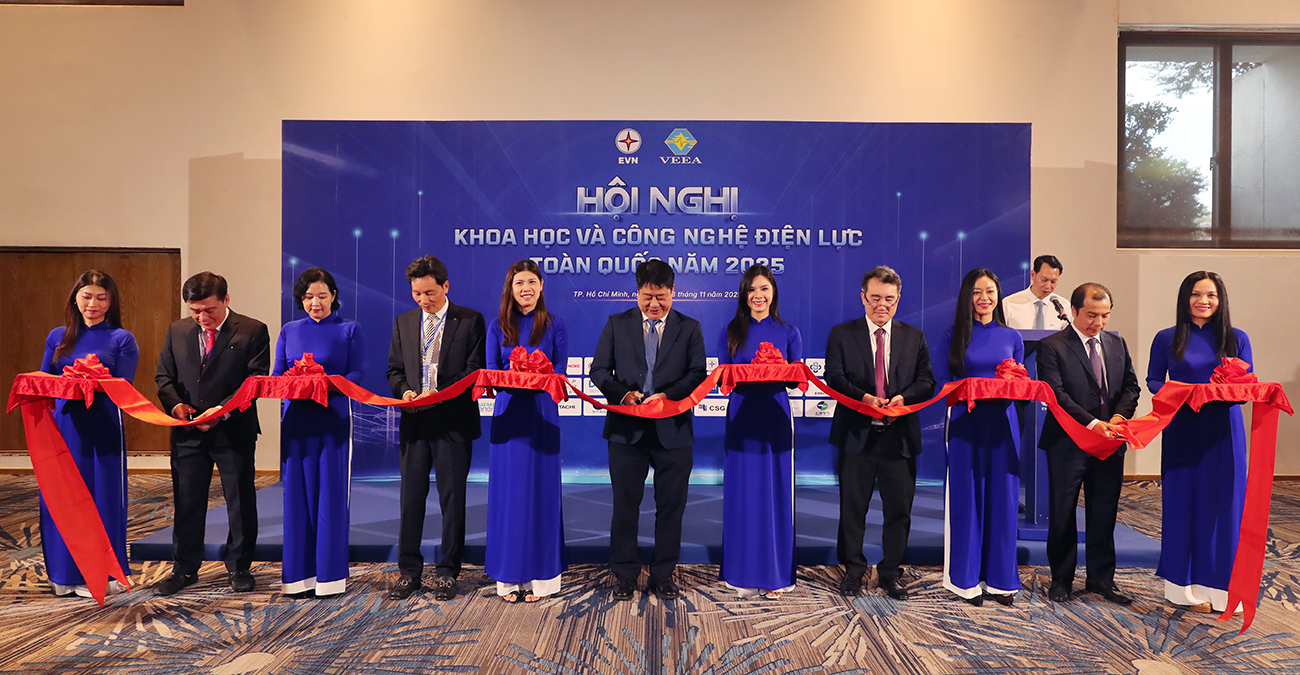 EVNNPT tham gia Techshow tại Triển lãm Điện lực năm 2025 - Tuổi Trẻ Online