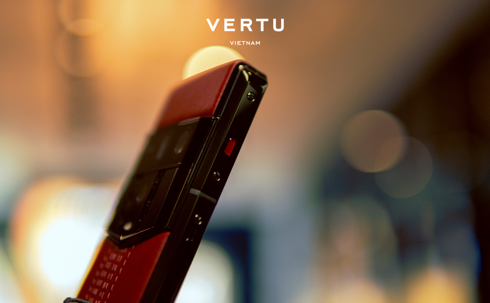 Vì sao Vertu vẫn giữ phím Ruby trong kỷ nguyên AI? - Tuổi Trẻ Online