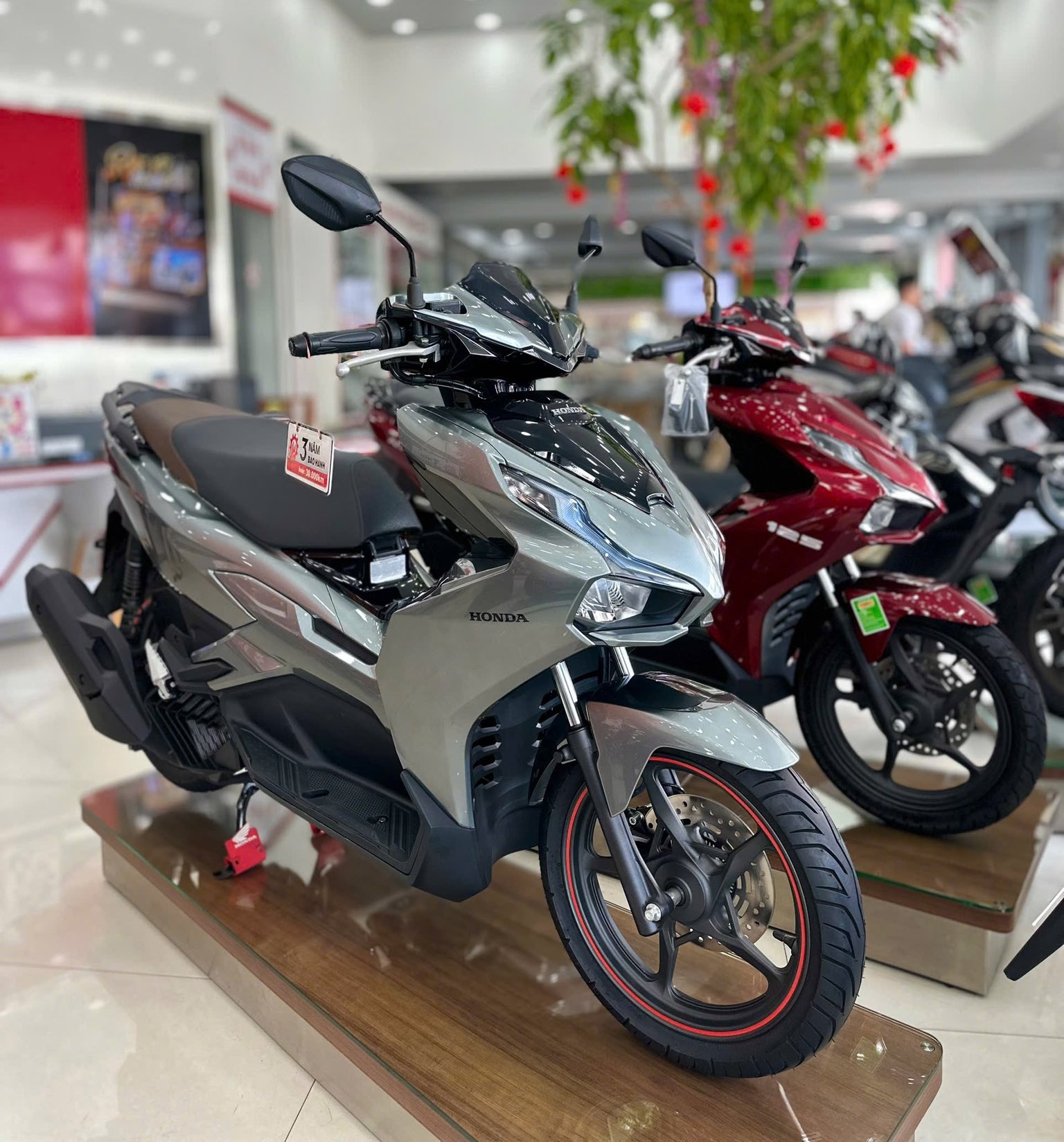 Honda Air Blade 2025 giảm giá tại đại lý, bản 2026 được nhá hàng sắp ra ...