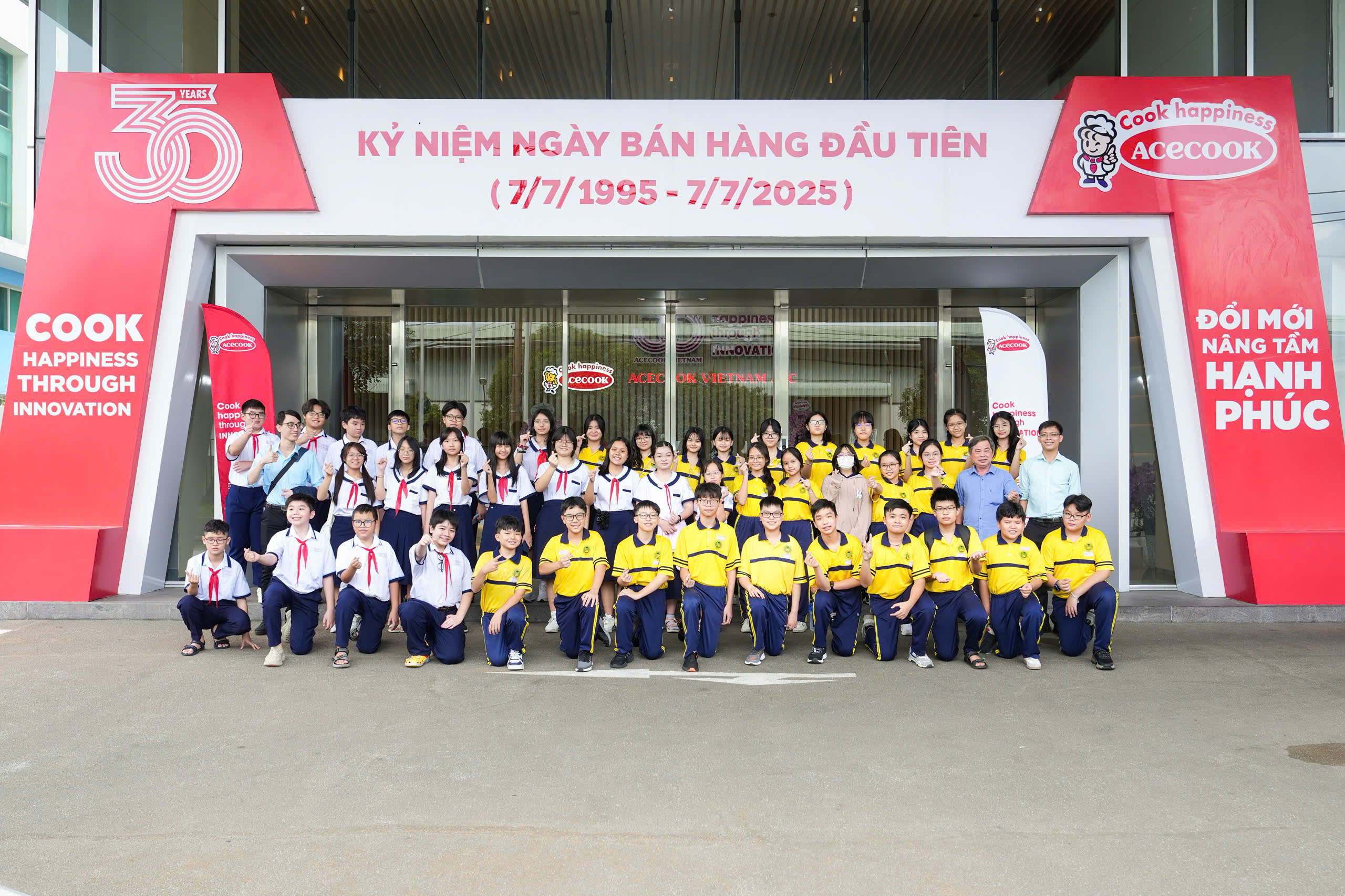 Khơi mở kiến thức từ chuyến tham quan Nhà máy mì Acecook - Tuổi Trẻ Online