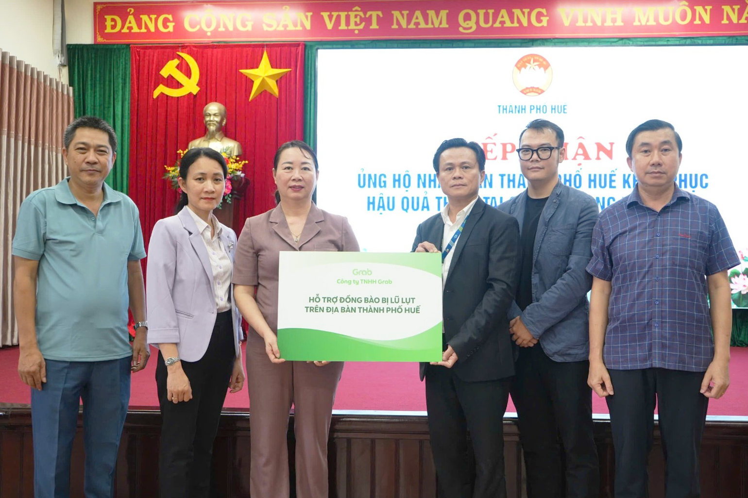 Grab Việt Nam đồng hành cùng miền Trung khắc phục hậu quả mưa lũ - Tuổi ...