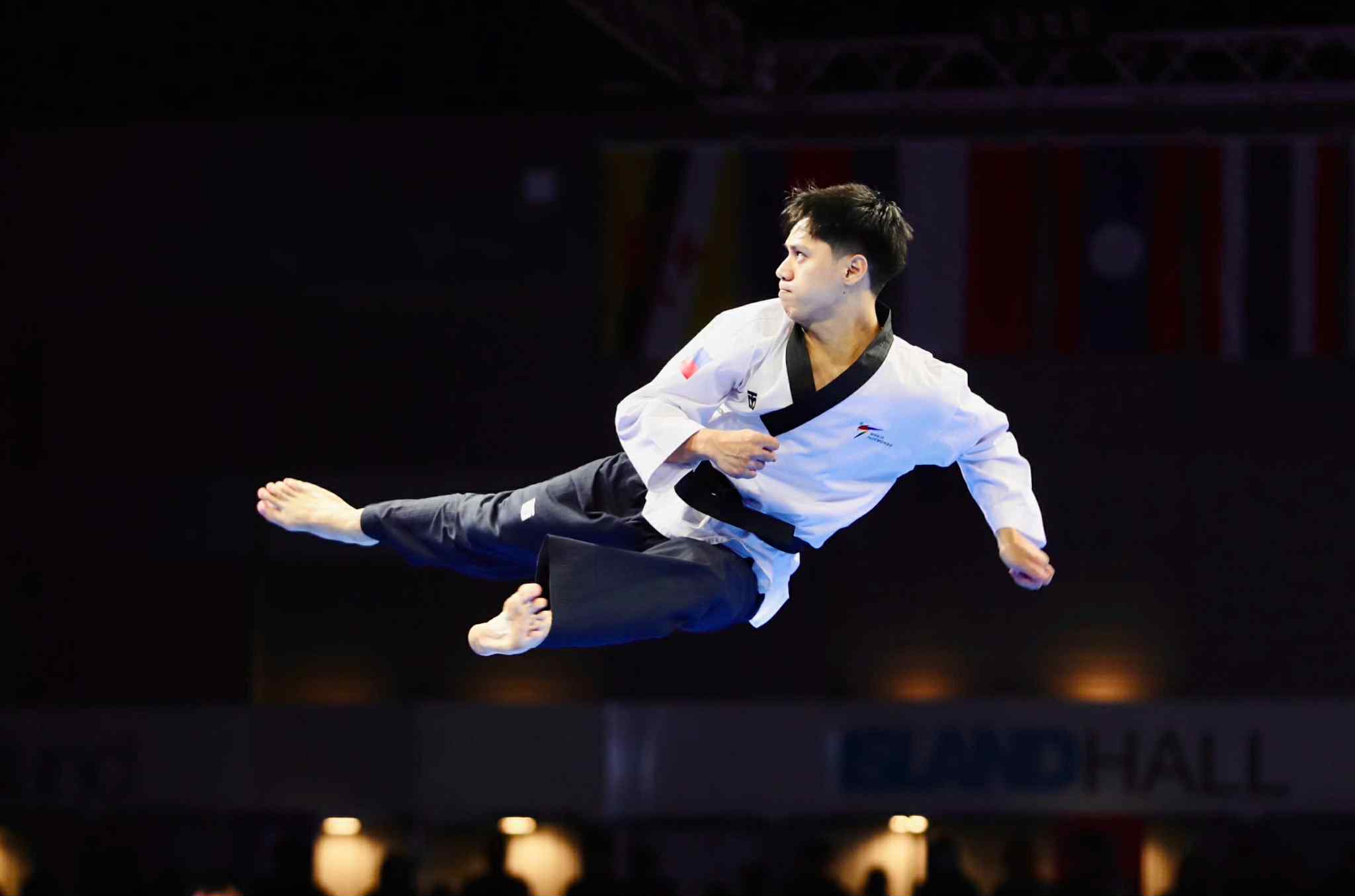 SEA Games 33: Việt Nam giành 4 HCV trong ngày đấu đầu tiên - Tuổi Trẻ Online