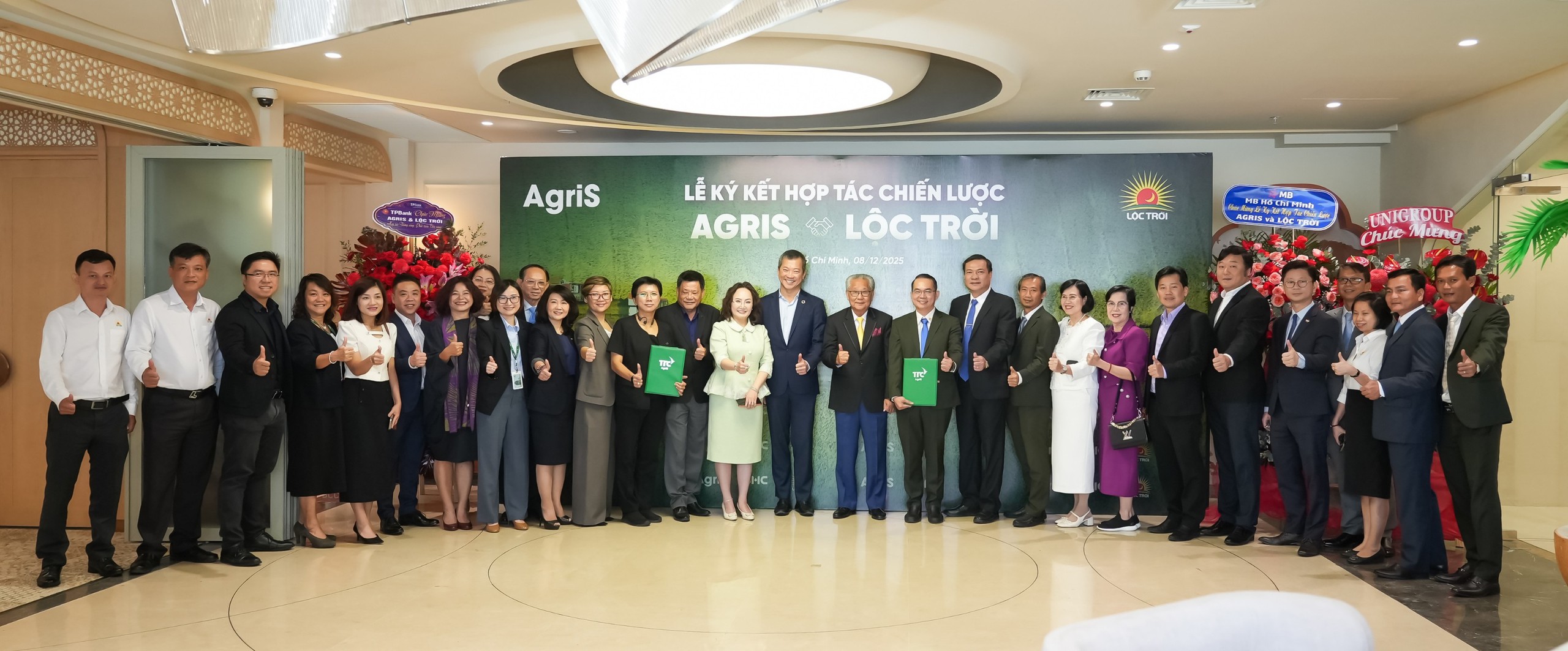 AgriS và Tập đoàn Lộc trời ký kết hợp tác - Tuổi Trẻ Online
