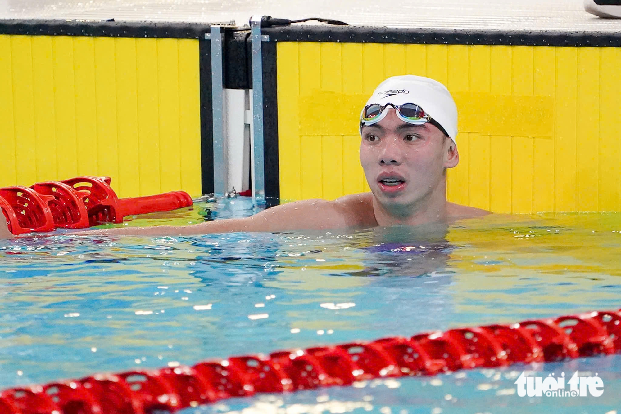 Despite winning a SEA Games gold medal, Huy Hoang still apologizes to his fans.