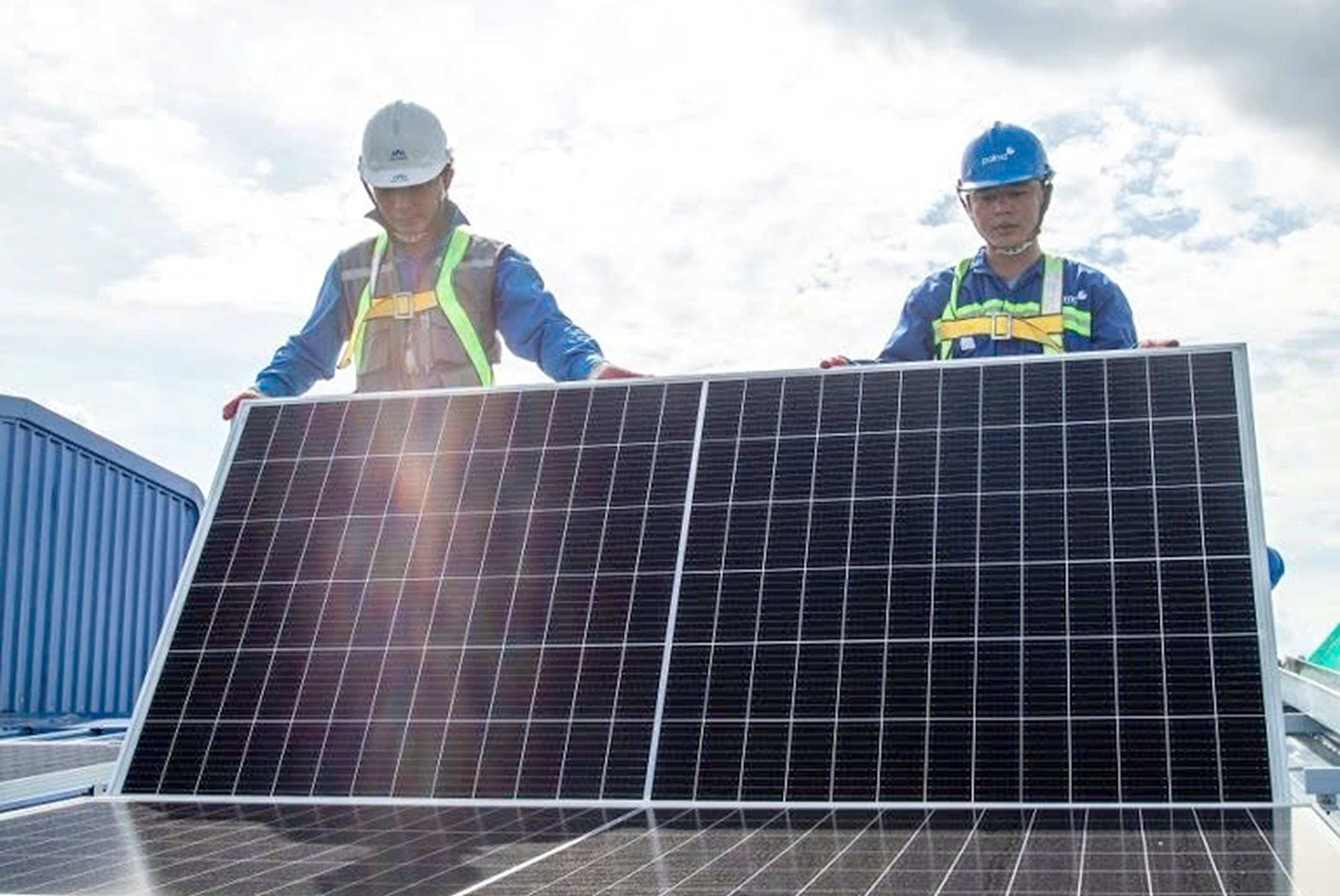 Đề xuất lắp đặt điện mặt trời mái nhà chỉ cần thông báo UBND cấp xã ...