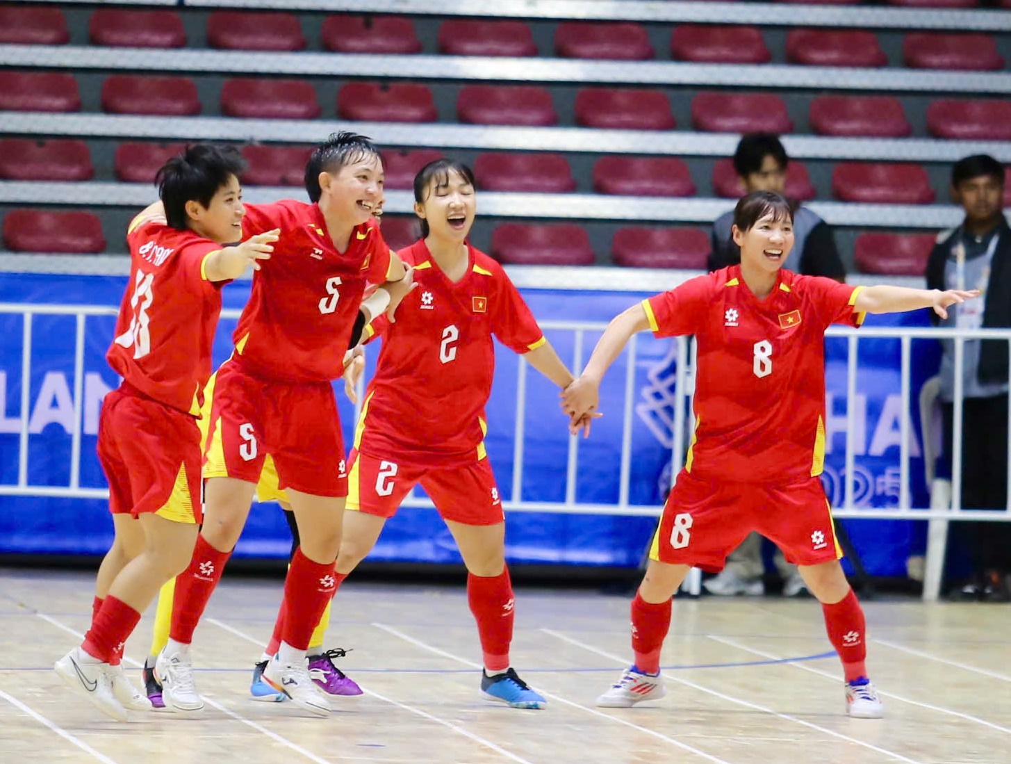 Thùy Trang nói gì sau khi giúp tuyển futsal nữ Việt Nam giành HCV?